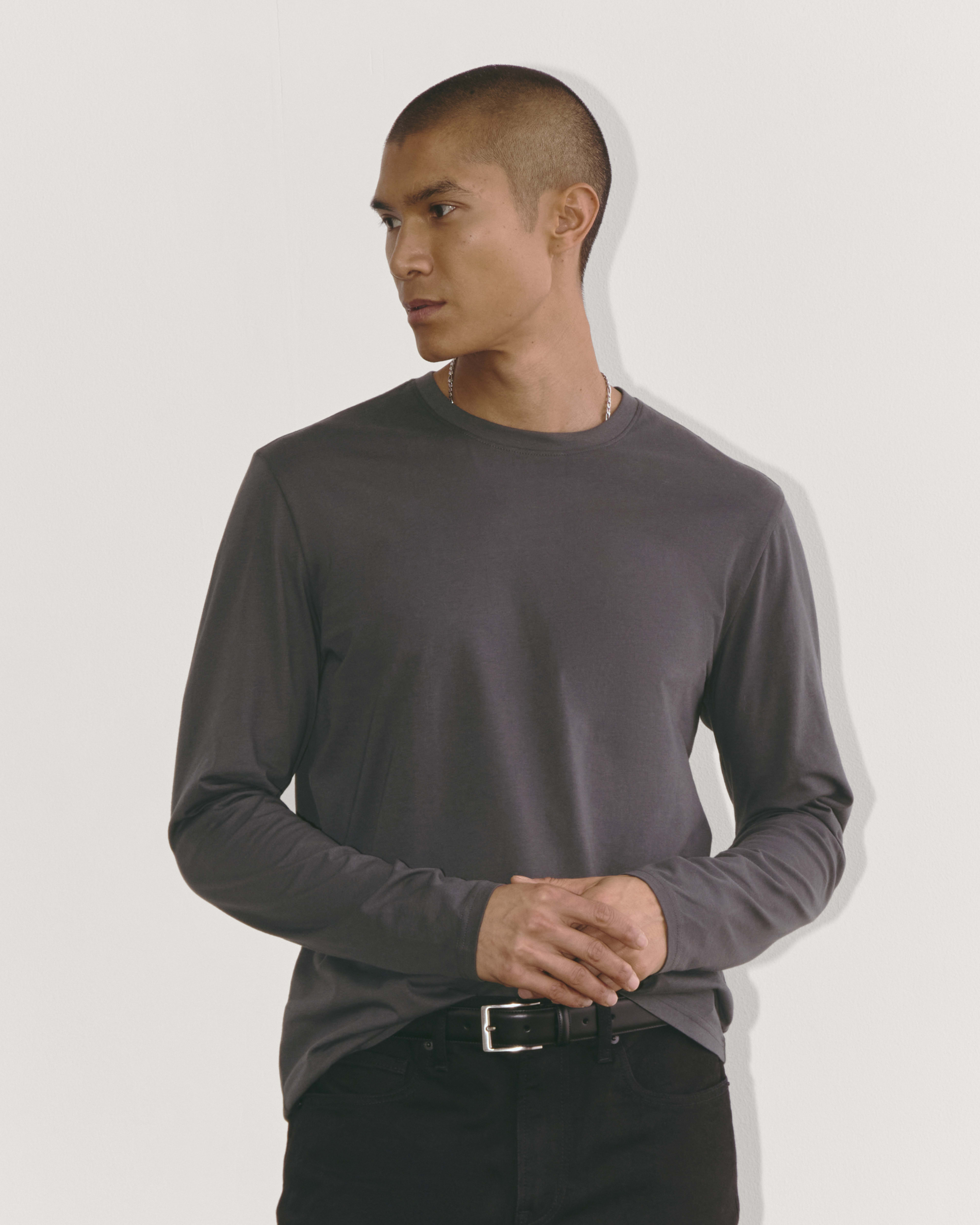 The Essential Organic Long-Sleeve Tee | Graphite – Everlane