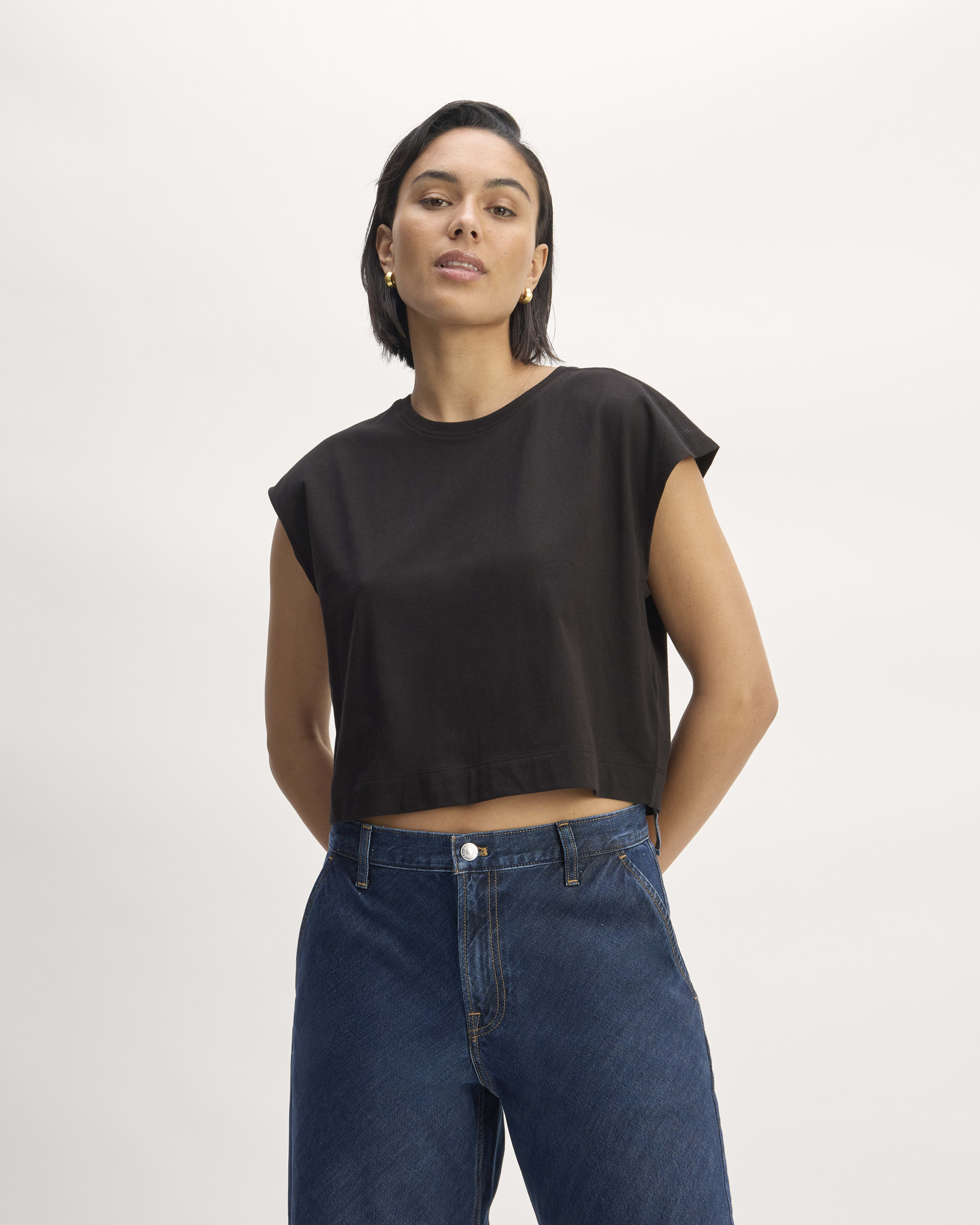 The Muscle Cropped Tee in Essential Cotton | Black – Everlane