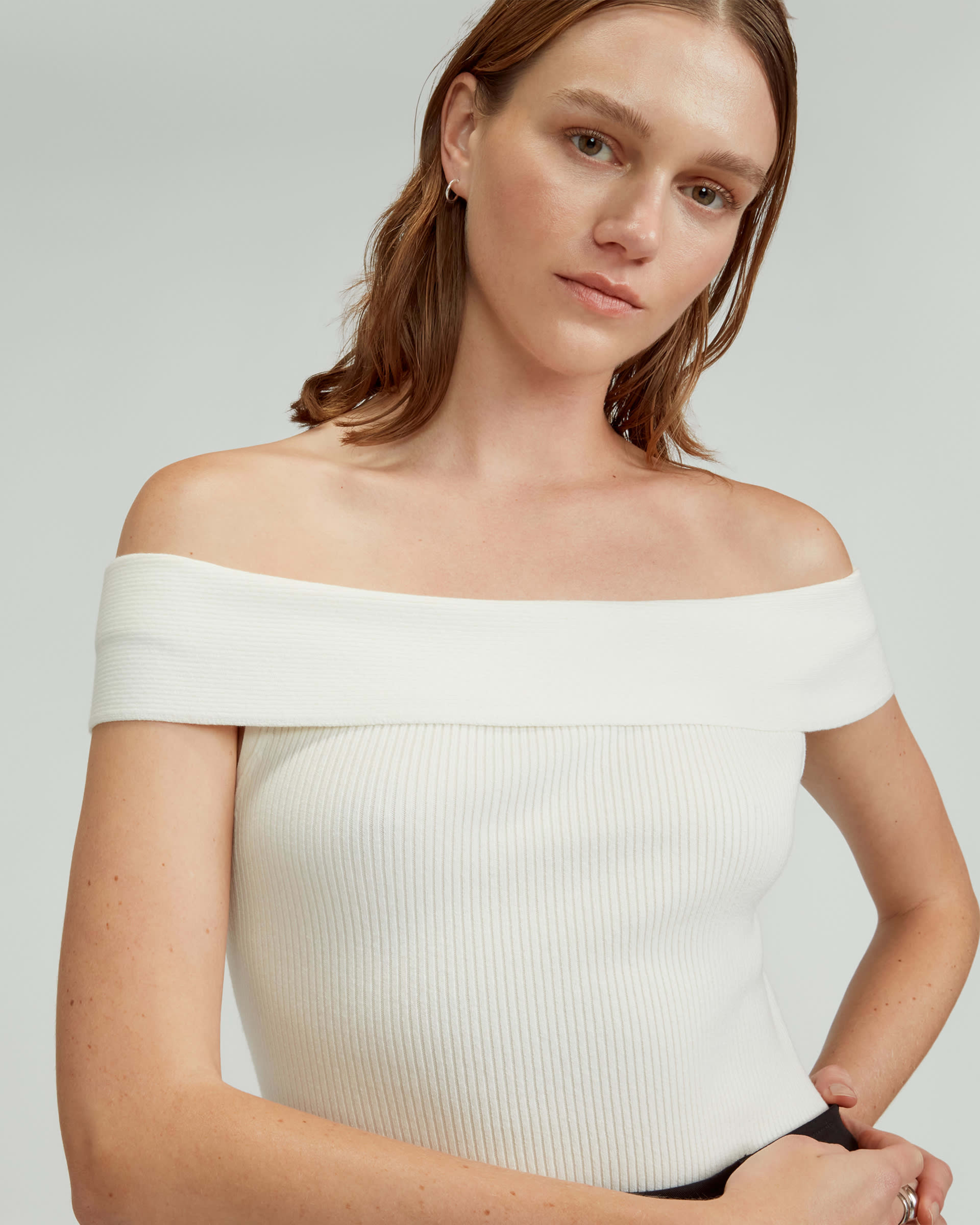 The Ribbed Cotton Off-The-Shoulder Top Bone – Everlane