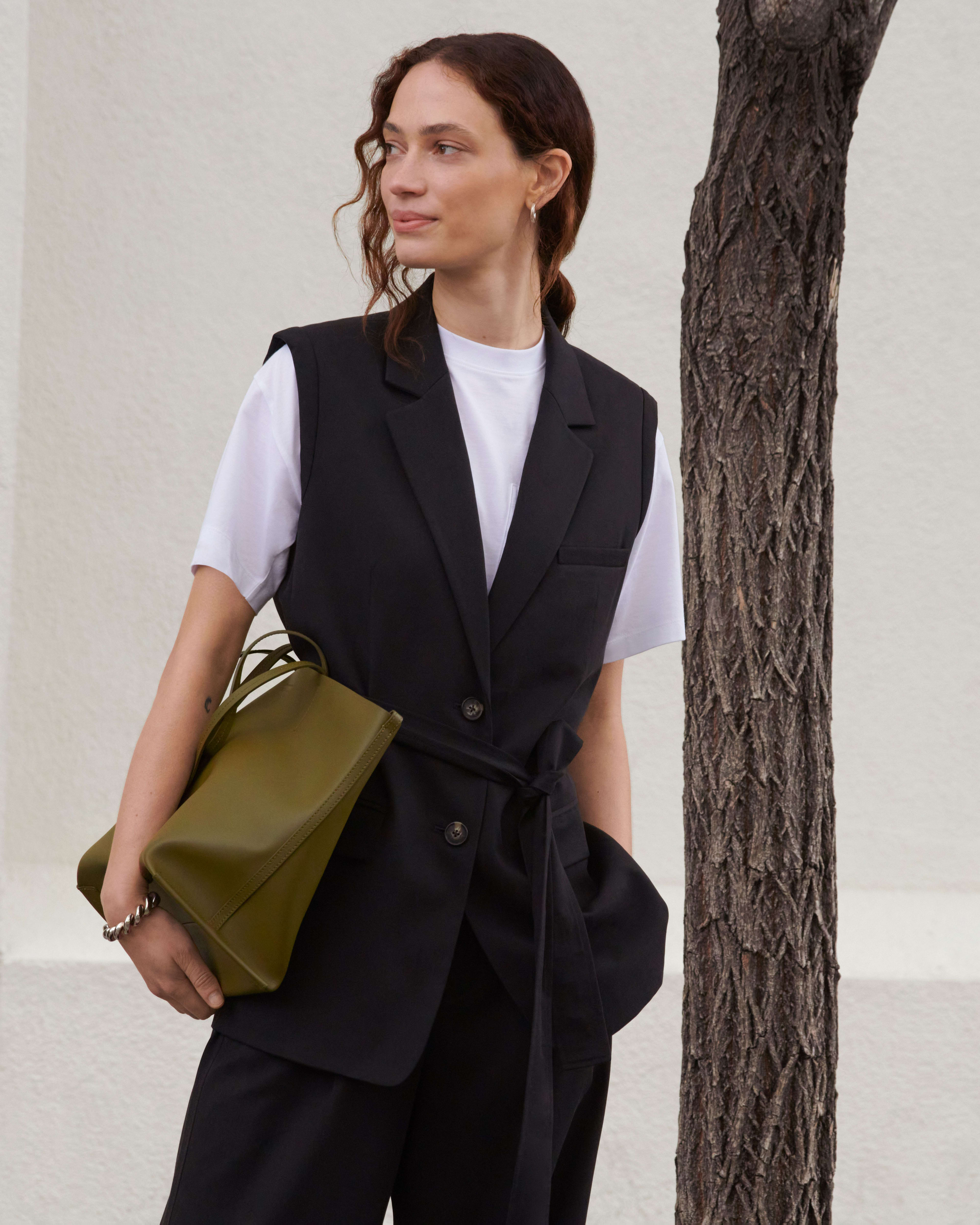 The Luxe Medium Italian Leather Tote Beech – Everlane