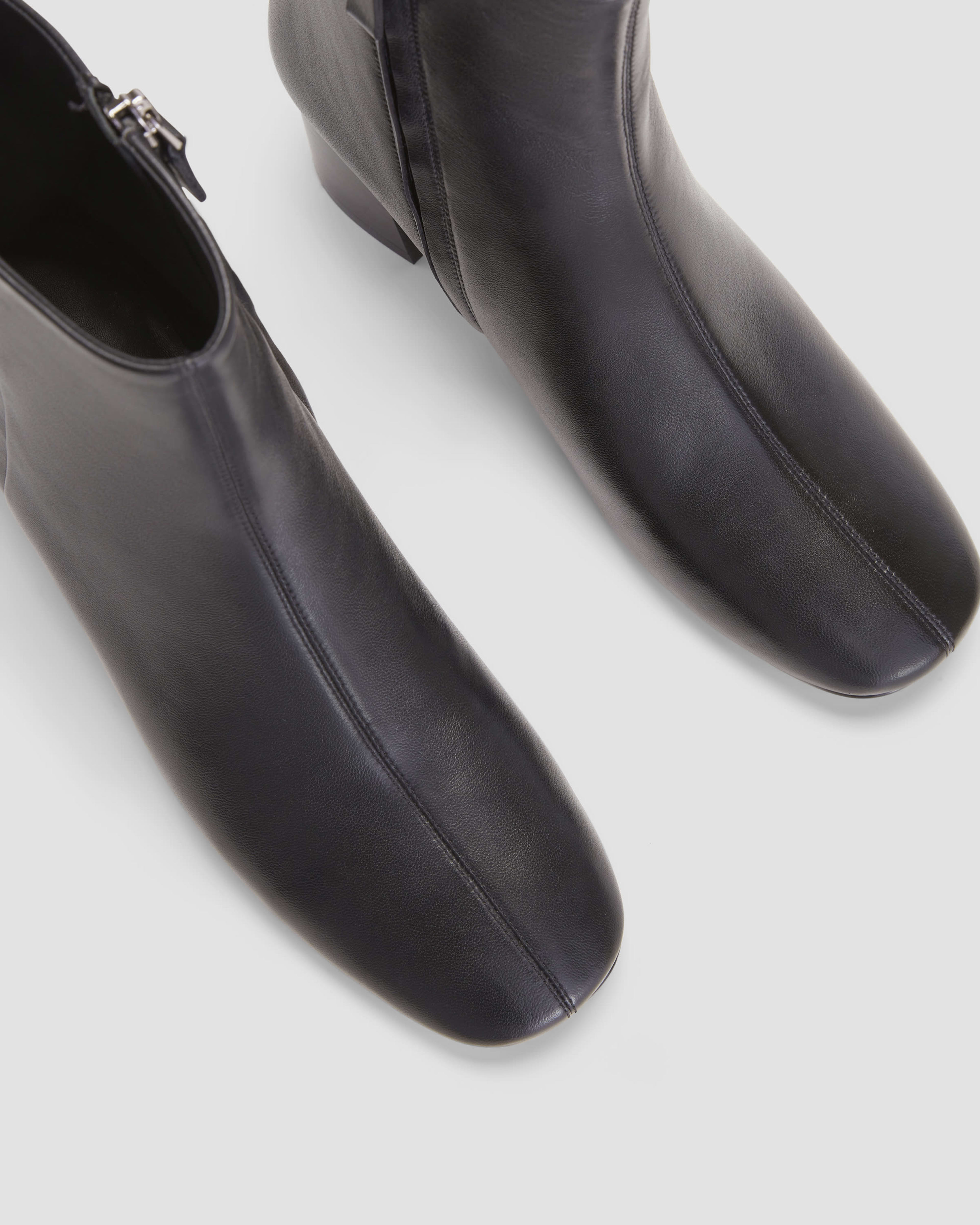 The Day Boot Black – Everlane