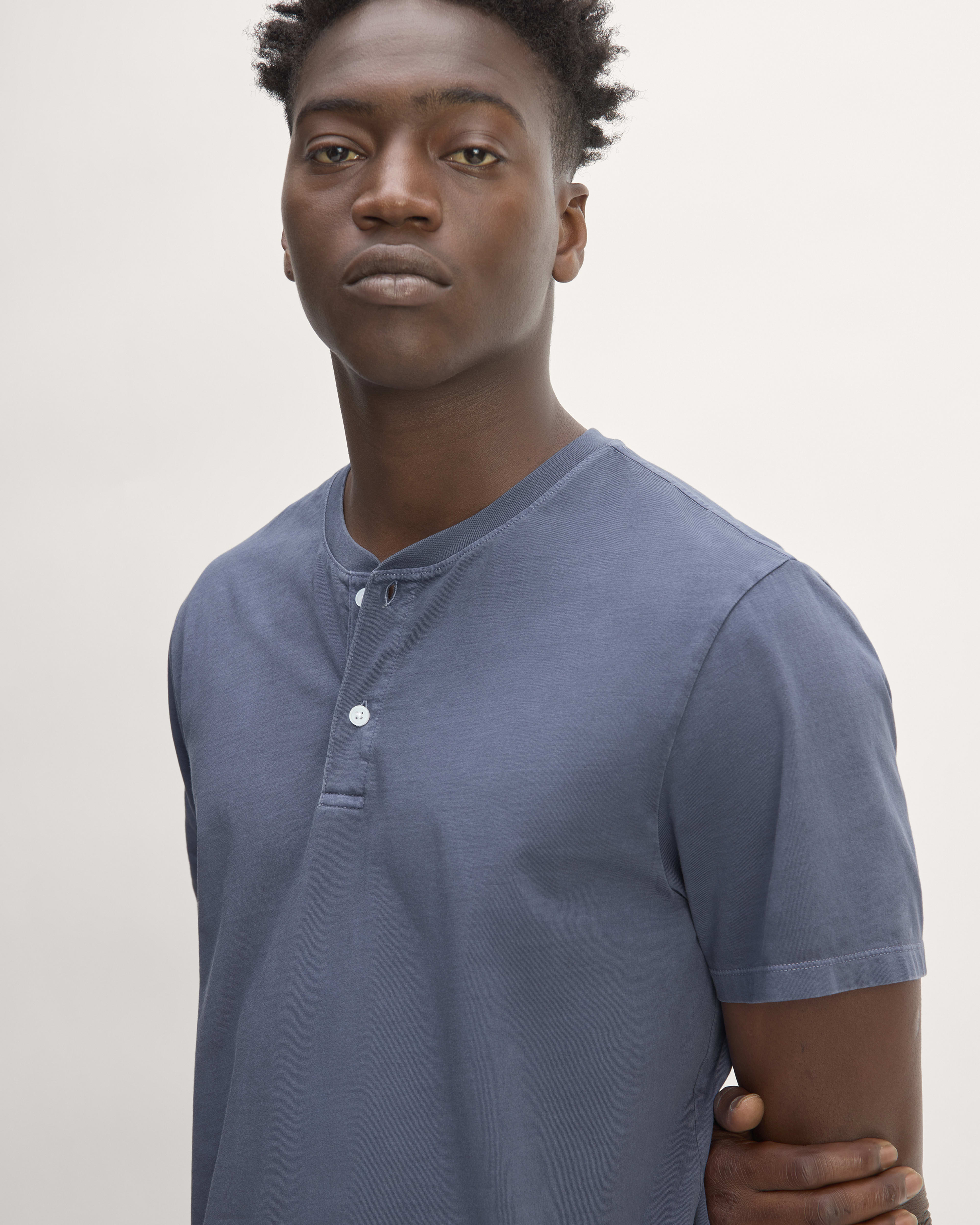 The Essential Organic Garment-Dyed Henley Navy – Everlane