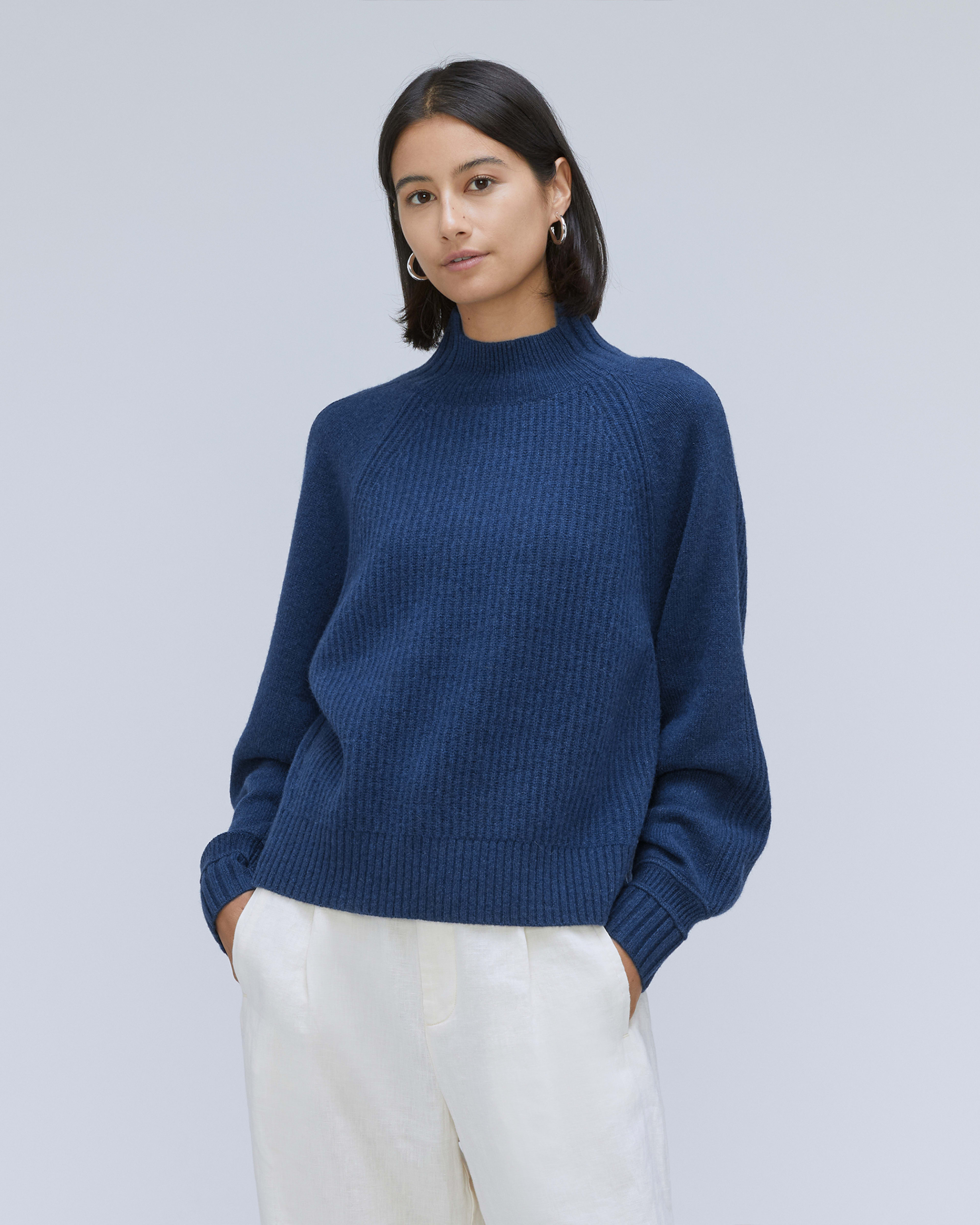 The Cashmere Ribbed Turtleneck Bright Navy – Everlane