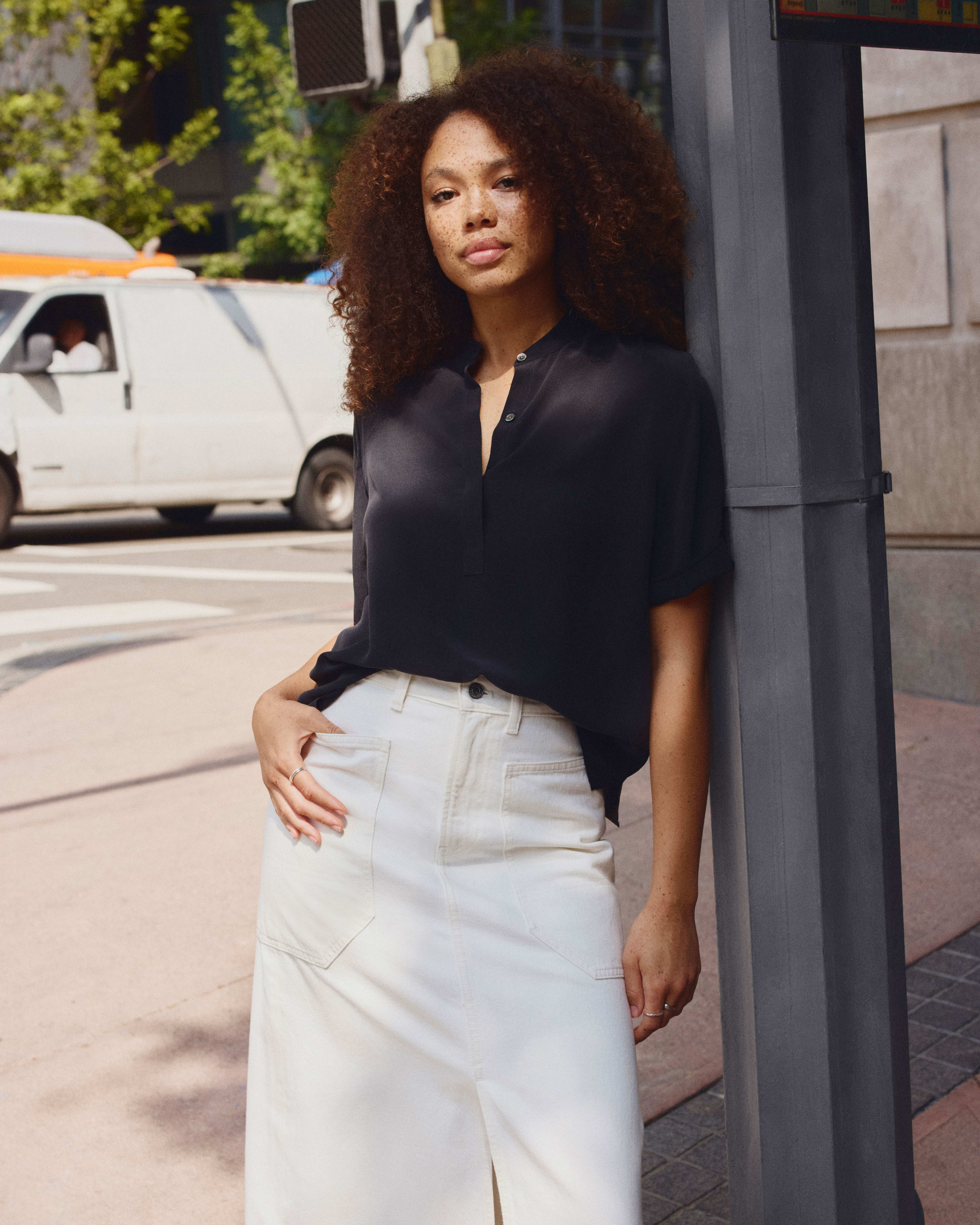 The Popover Top in Washable Silk Black – Everlane