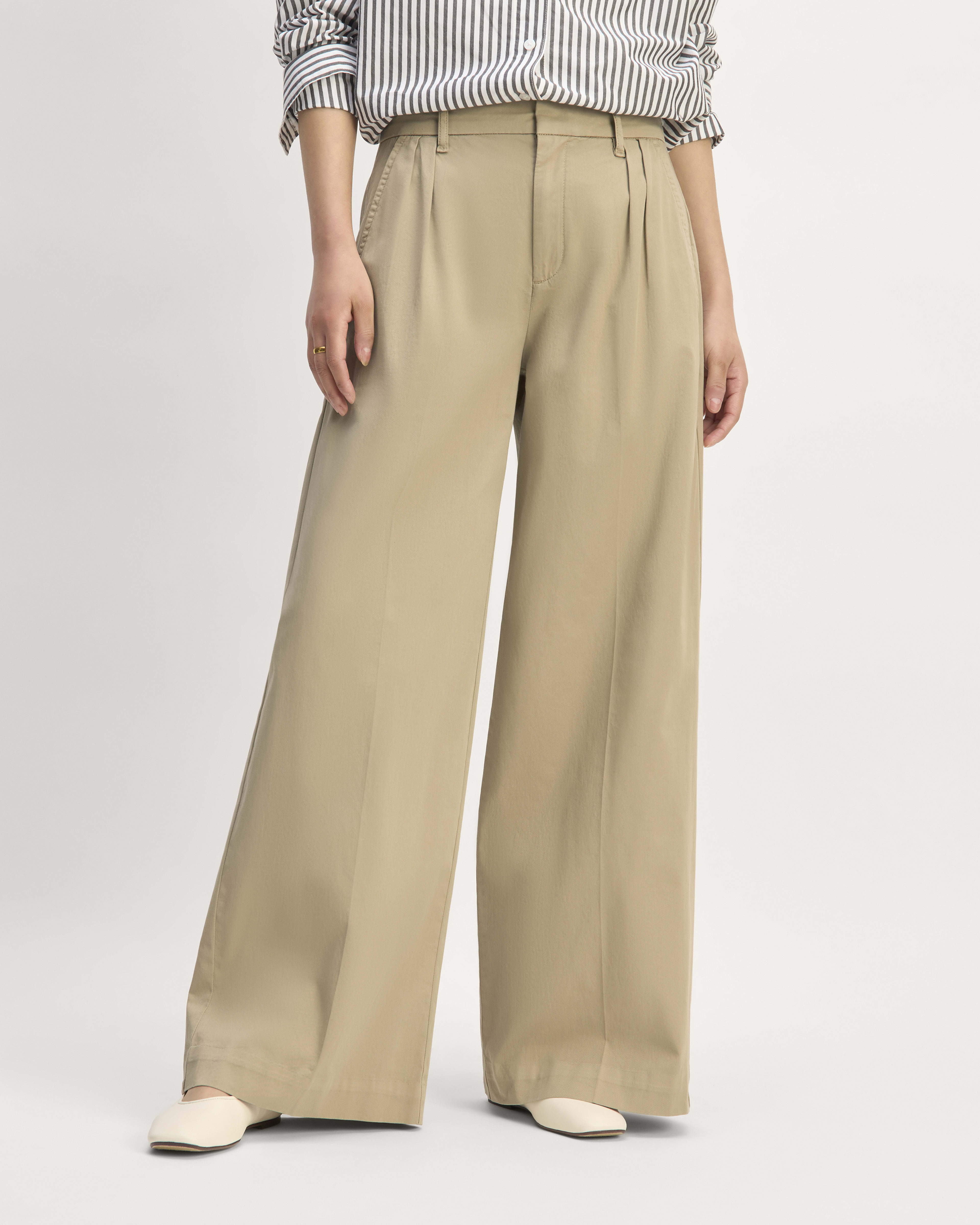 The Pleated Wide-Leg Chino | Trench Coat Khaki – Everlane