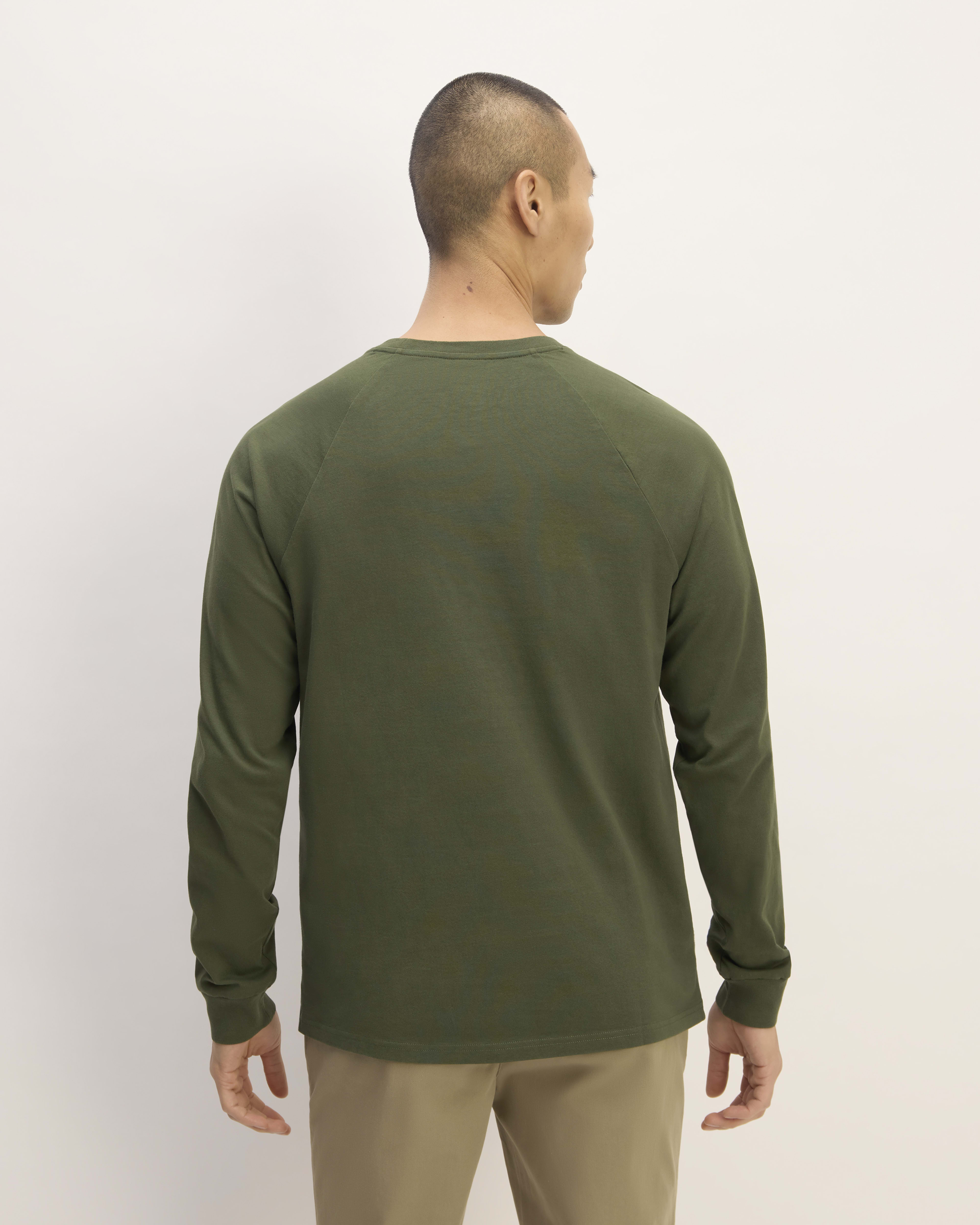 The Premium-Weight Long-Sleeve Crew | Uniform | Deep Moss Green – Everlane