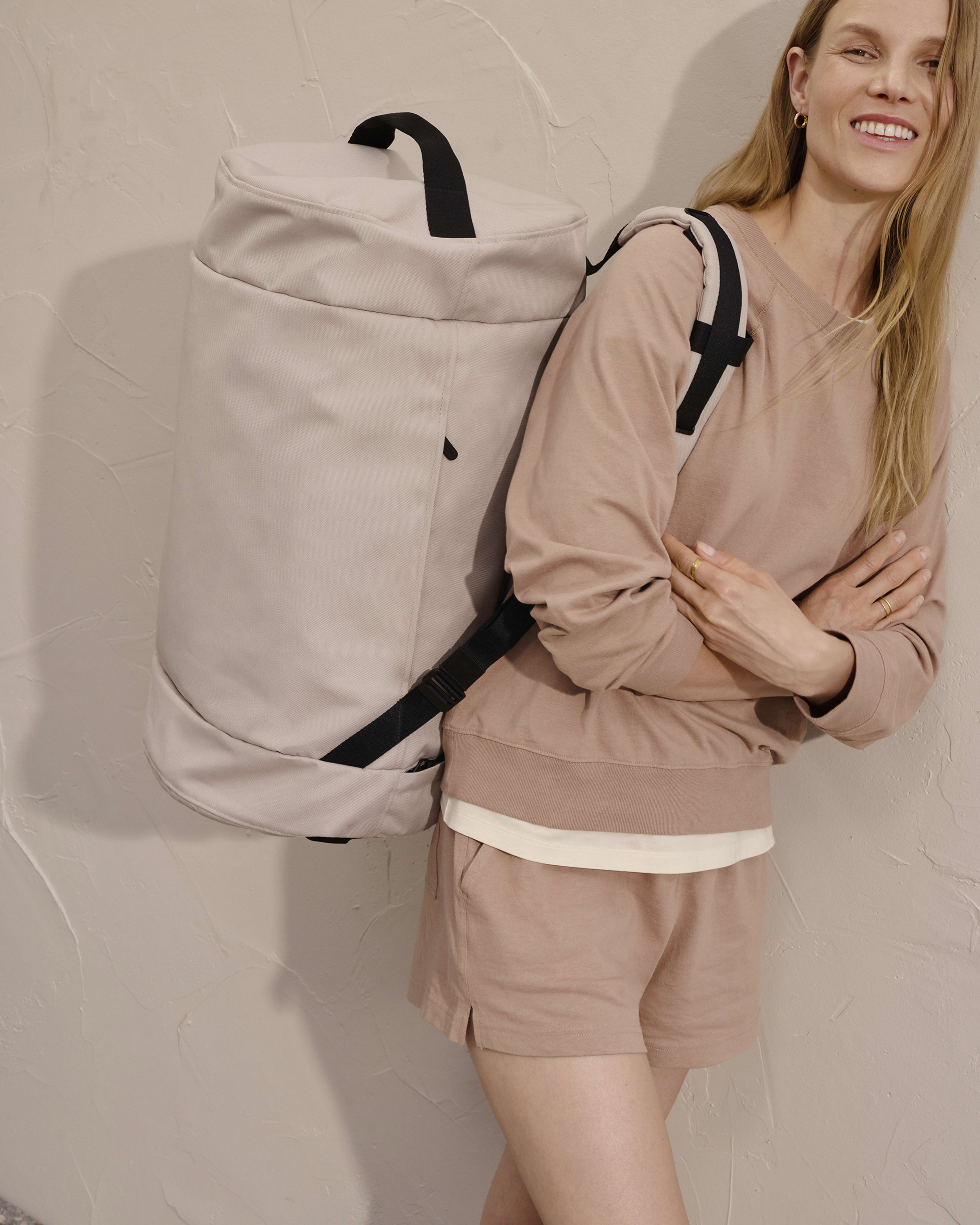 The ReNew Transit 4-Way Duffle | Warm Quartz – Everlane