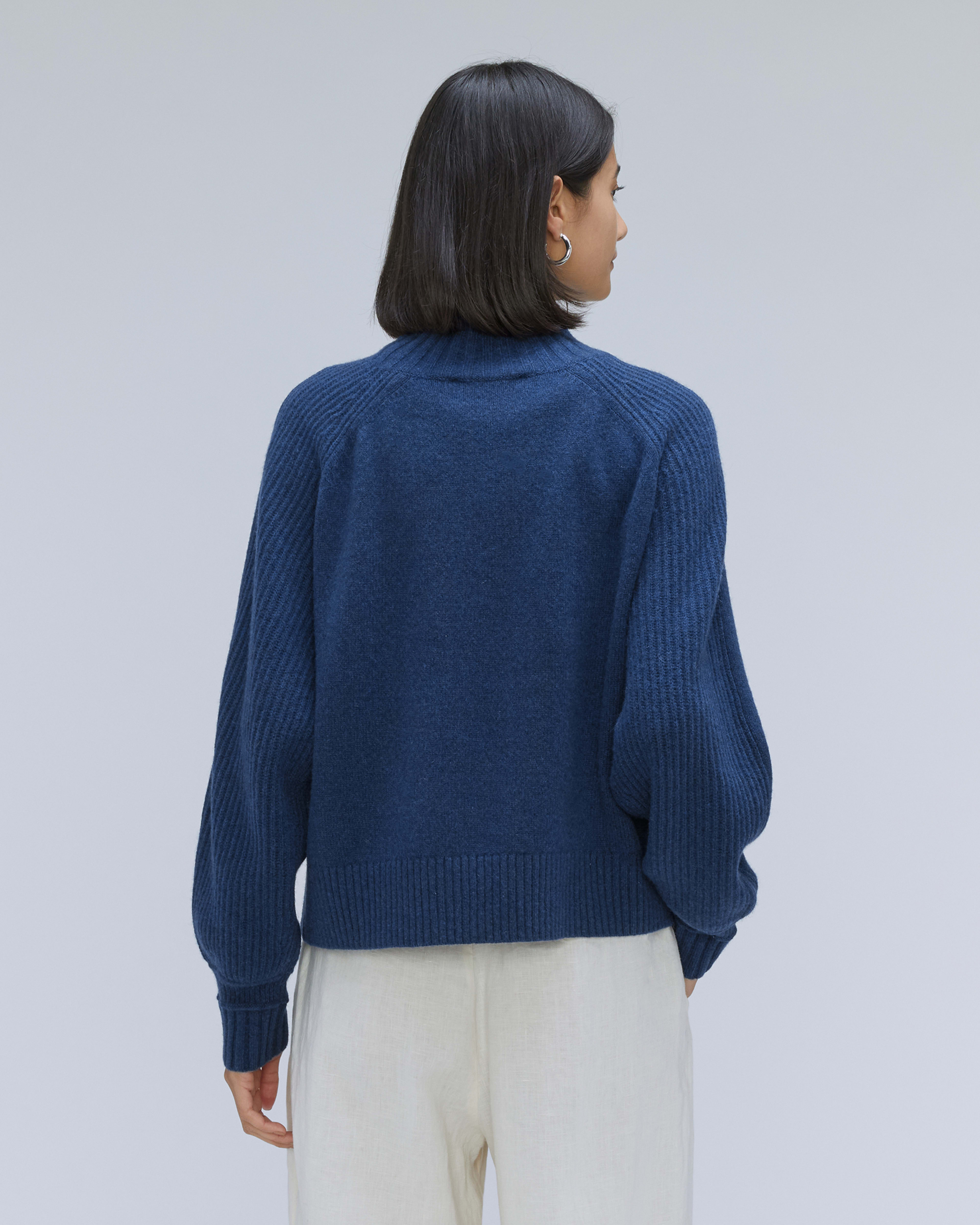 The Cashmere Ribbed Turtleneck Bright Navy – Everlane