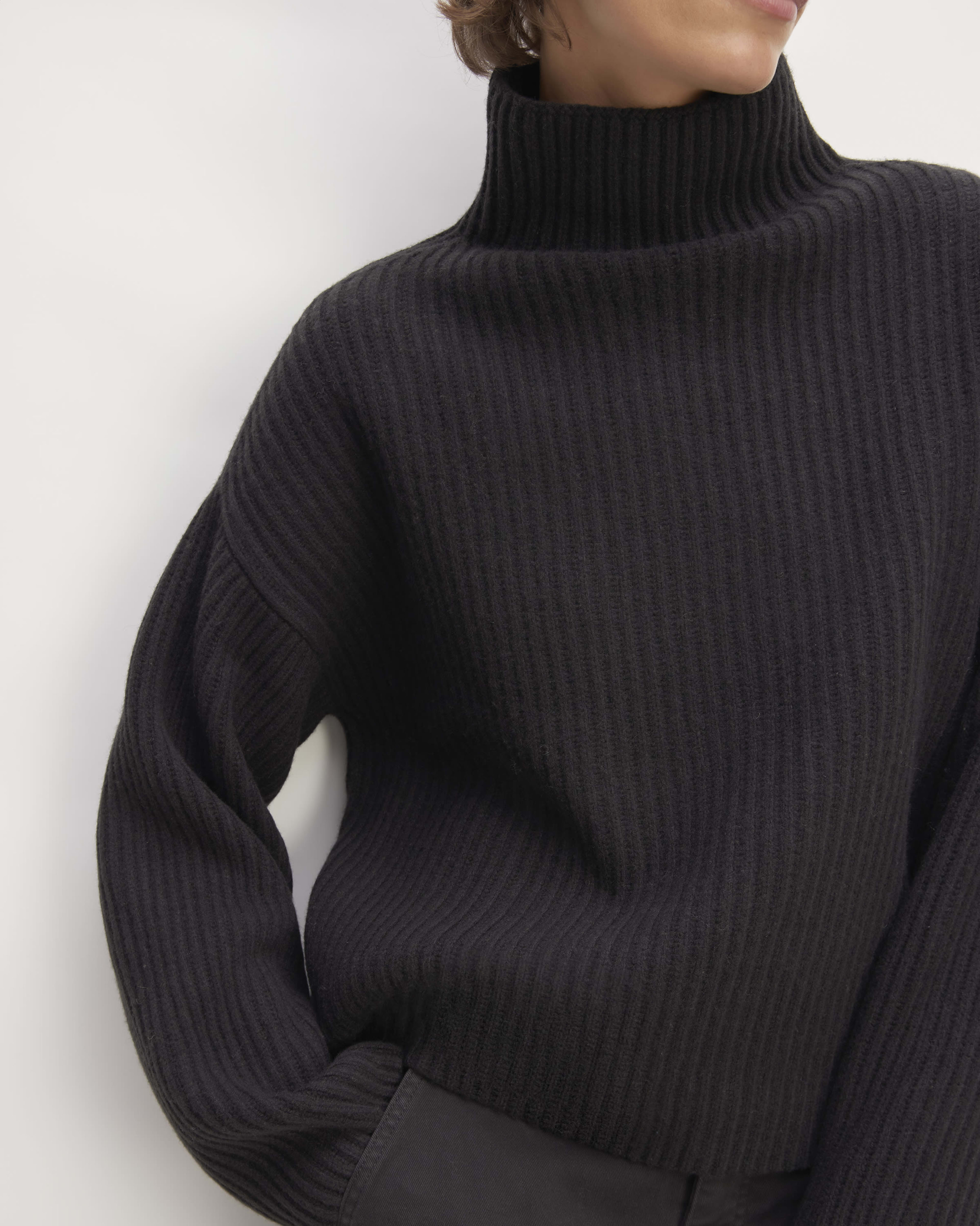 The Felted Merino Funnel-Neck Pullover Black – Everlane