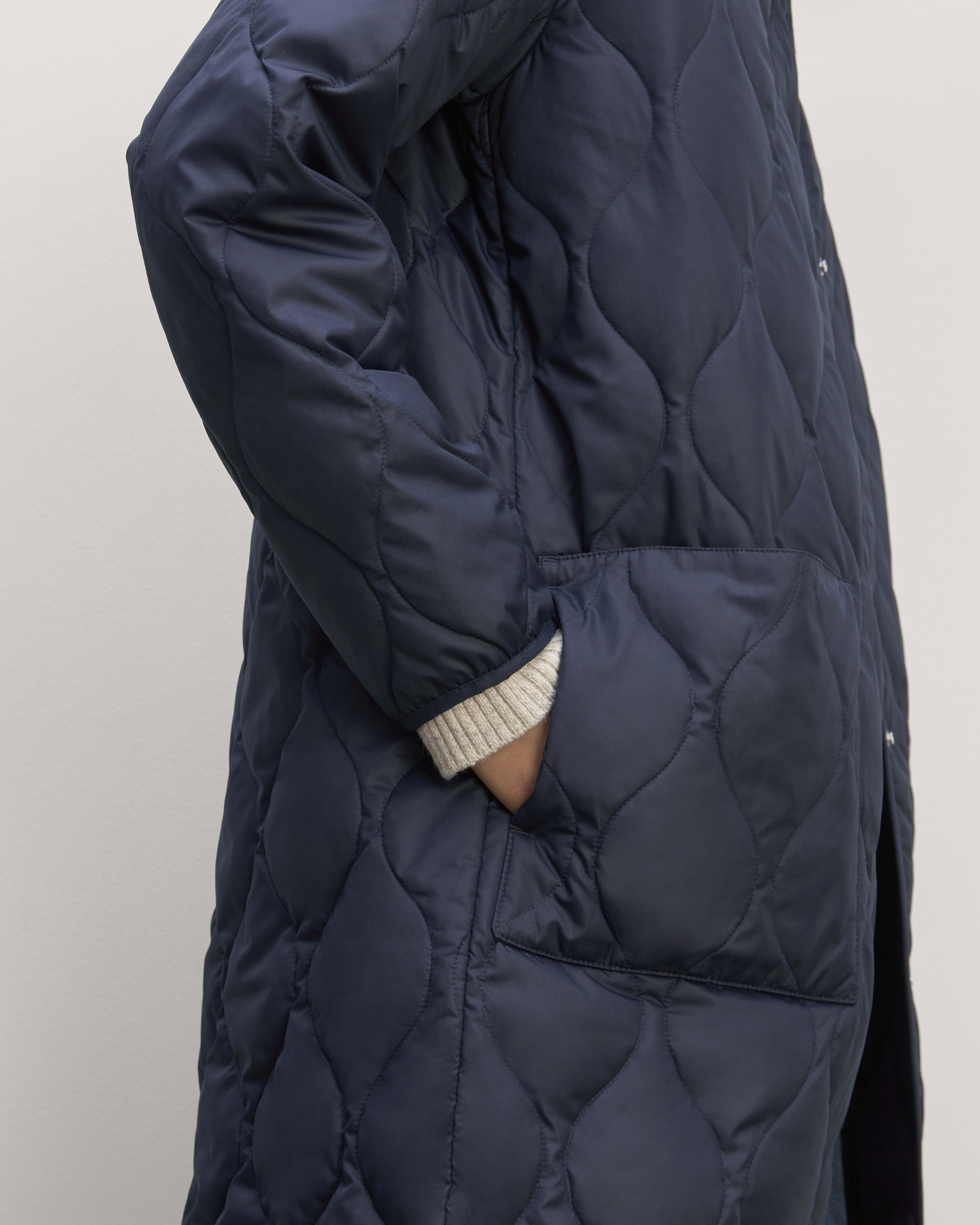 The Long Quilted Liner | Navy – Everlane