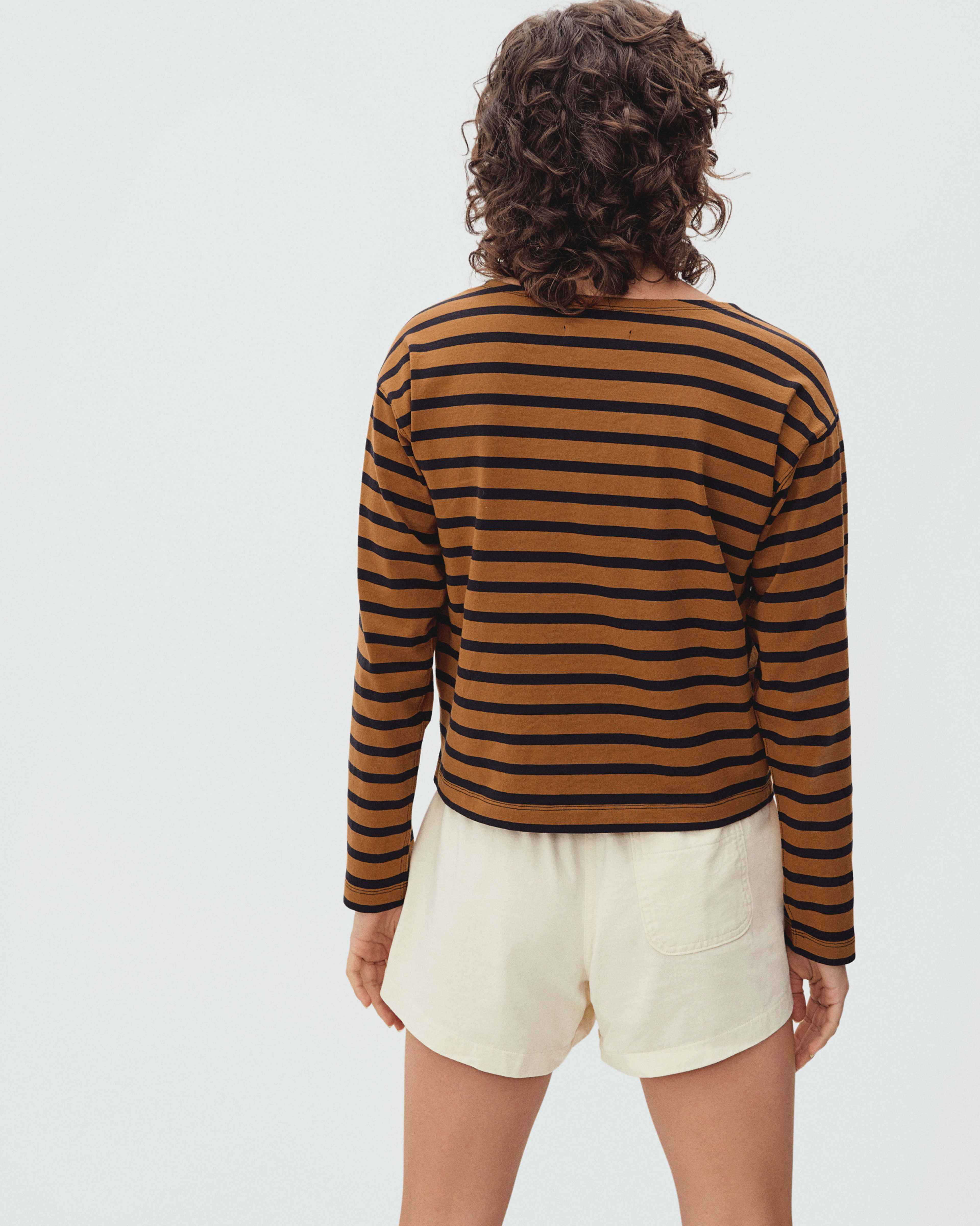 The Mariner Tee | Toasted Almond / Black – Everlane