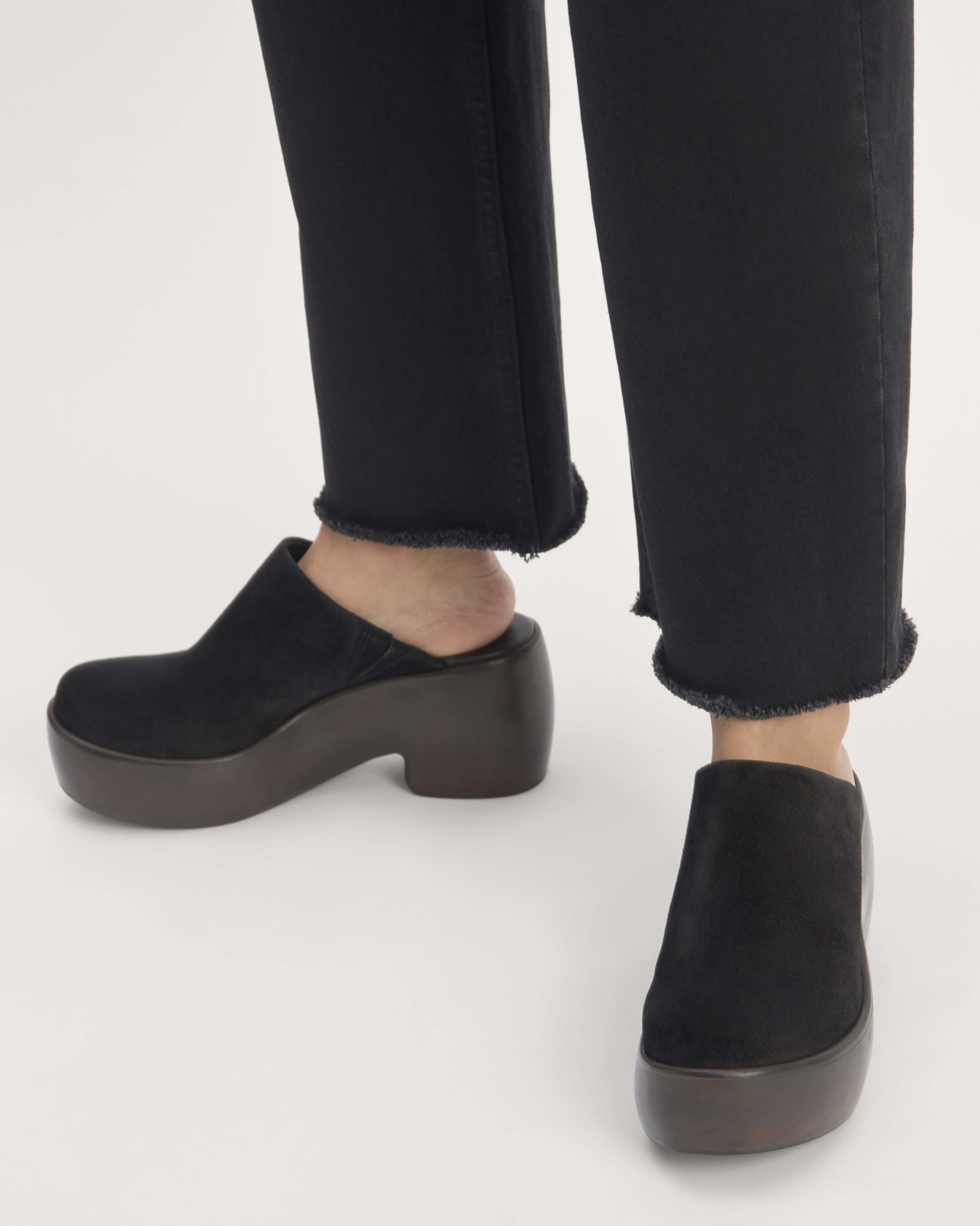 The Wooden Puffa Clog Black Suede – Everlane