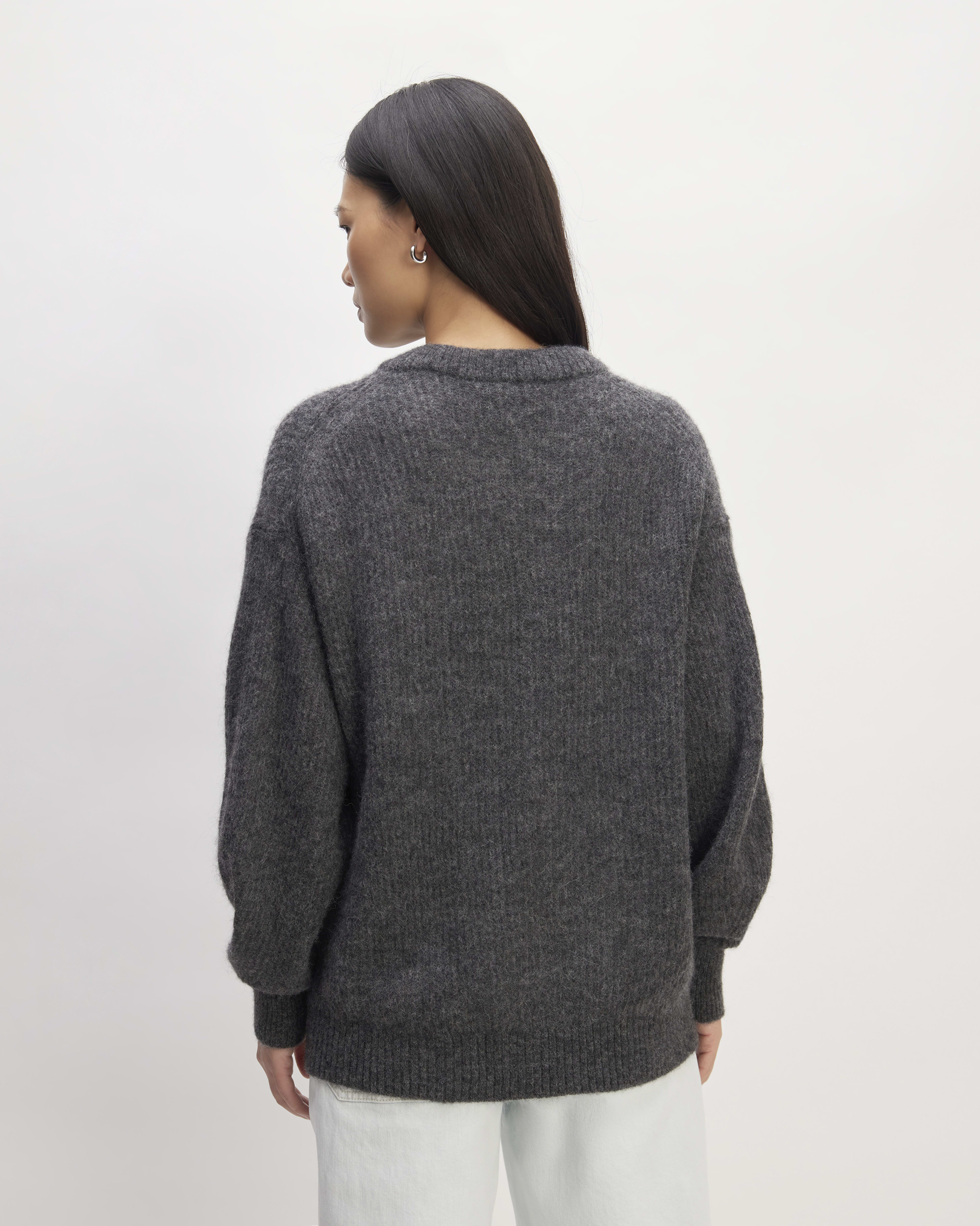 The Cocoon Crew in Alpaca Heather Charcoal – Everlane