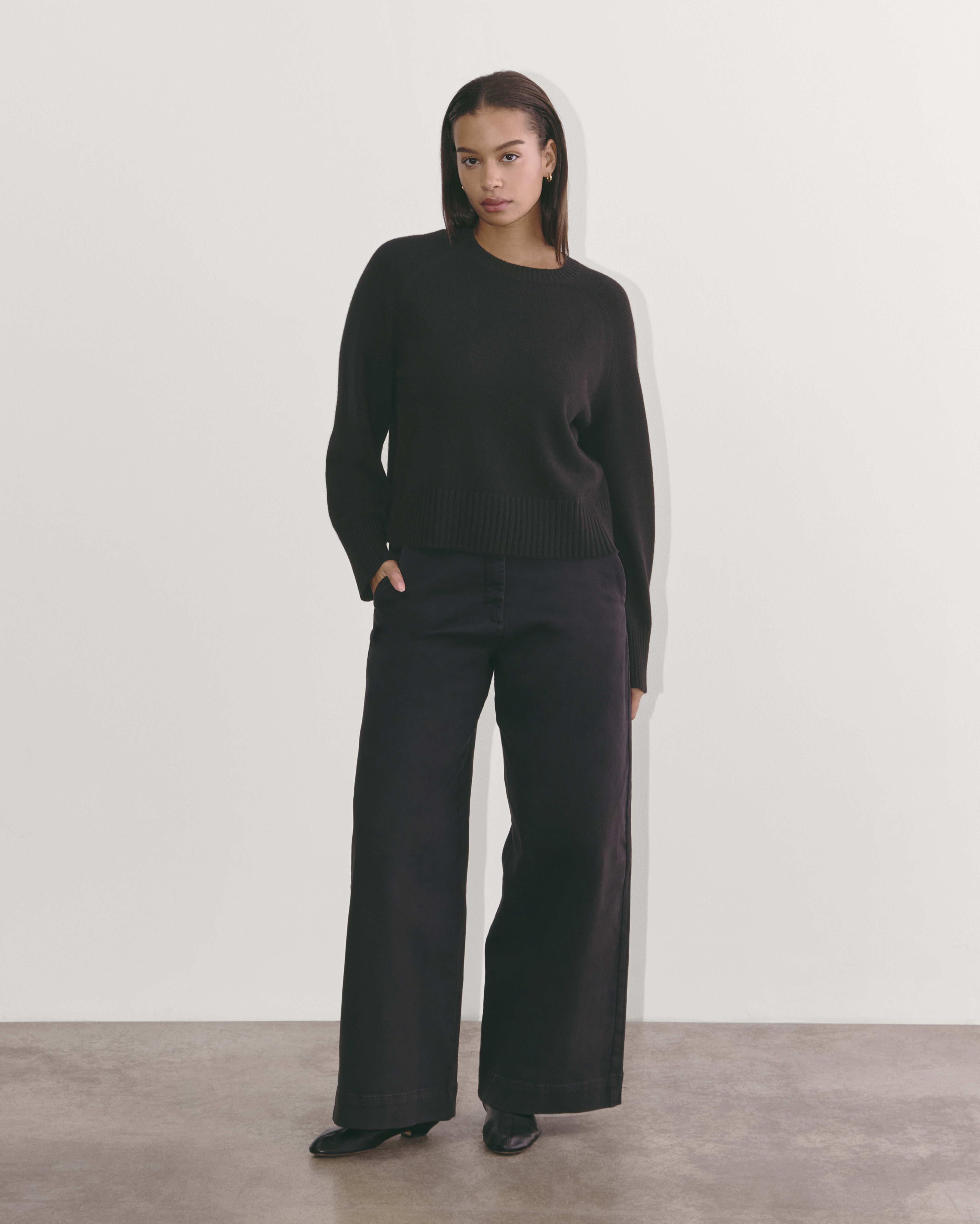 The Boxy Crew in Cashmere | Black – Everlane