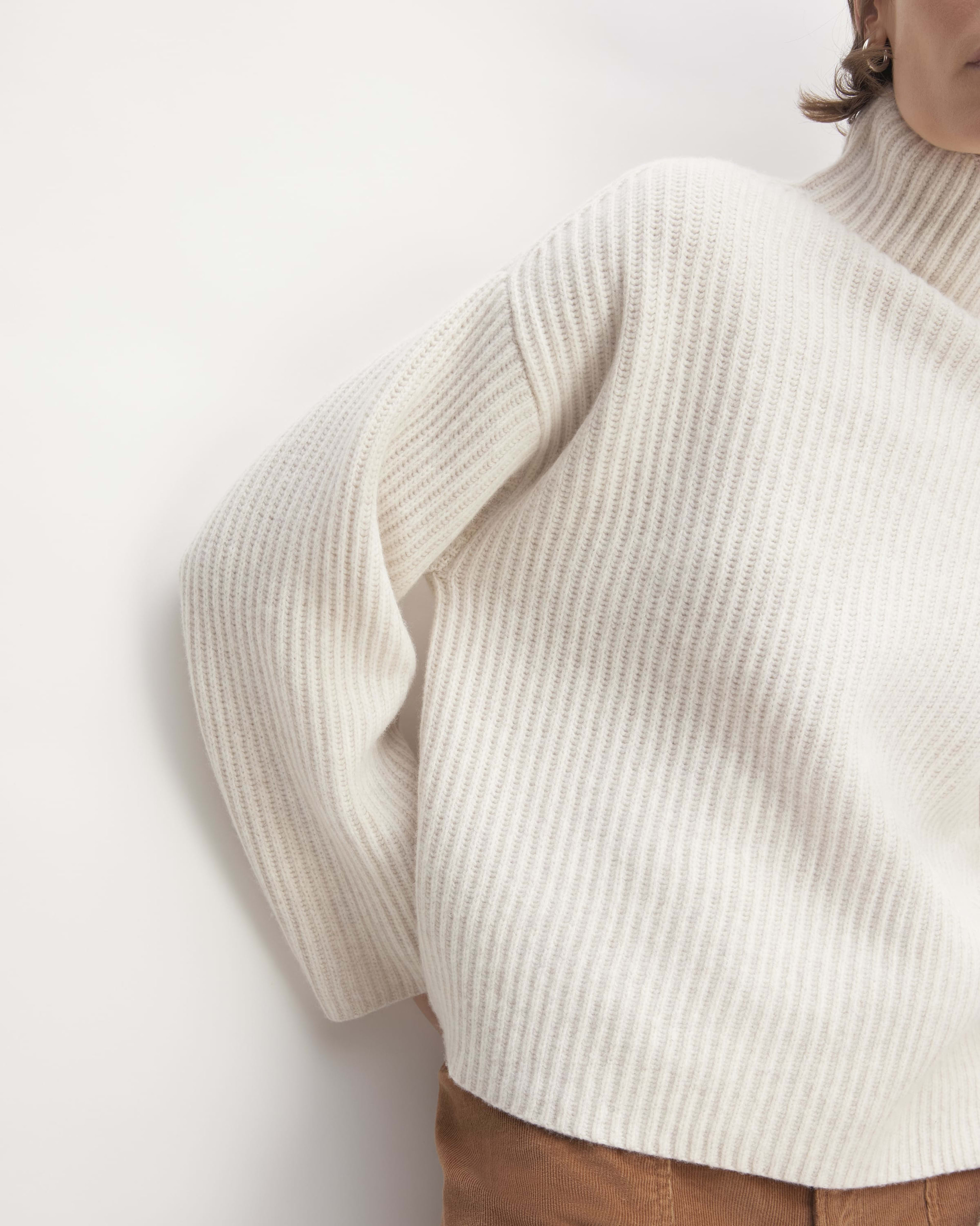 The Felted Merino Funnel-Neck Pullover Heathered Oat – Everlane