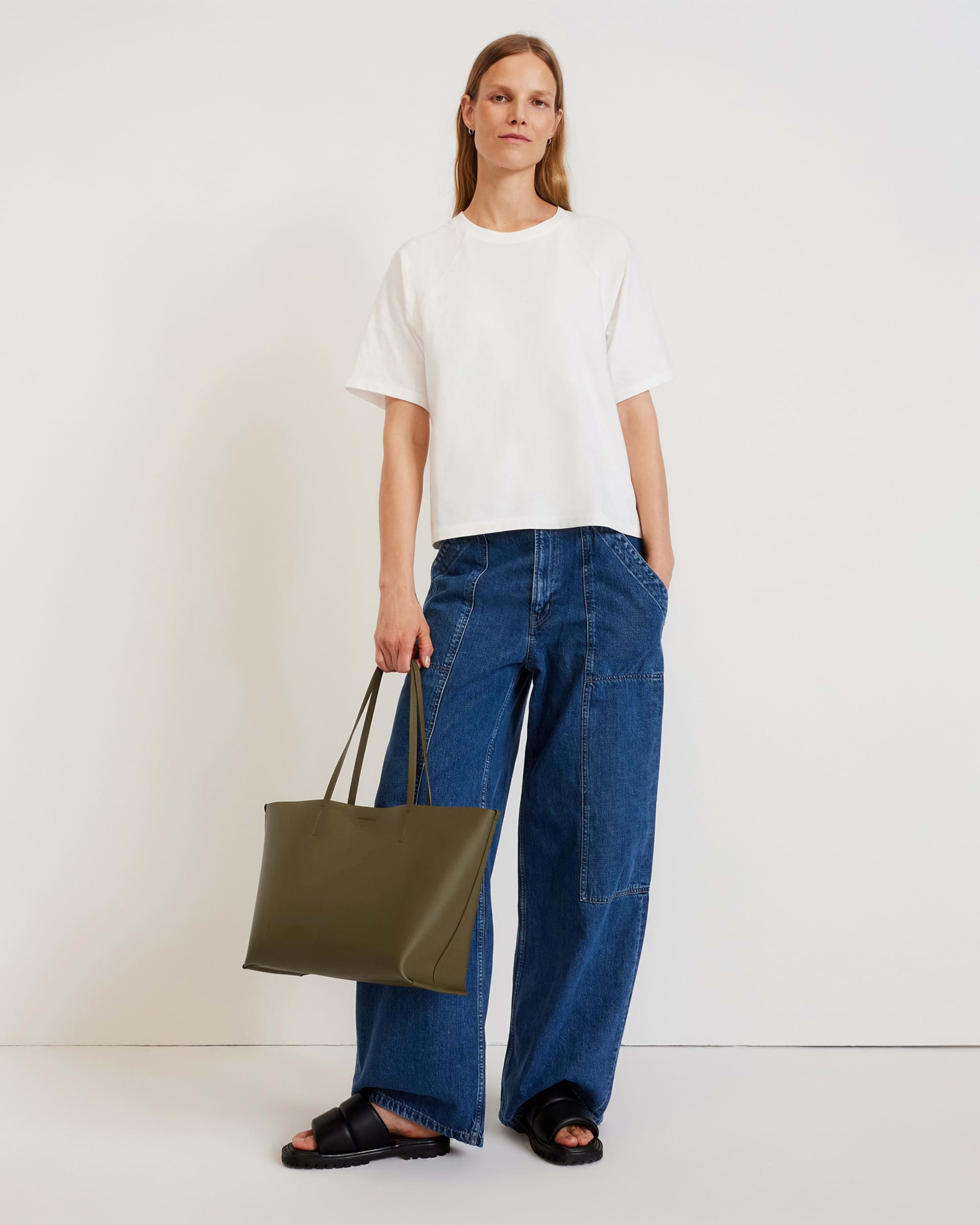 The Luxe Medium Italian Leather Tote Beech – Everlane