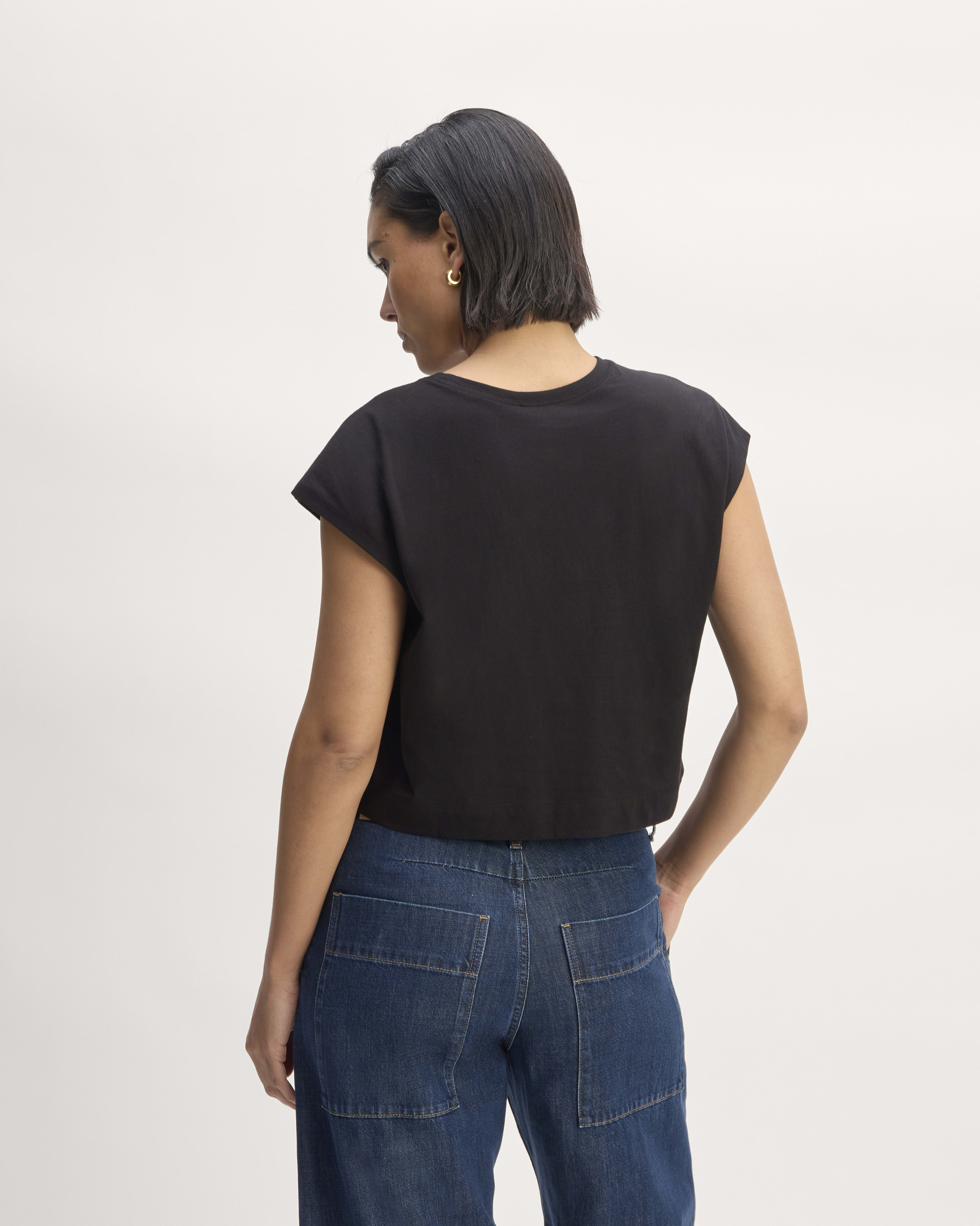 The Muscle Cropped Tee in Essential Cotton | Black – Everlane