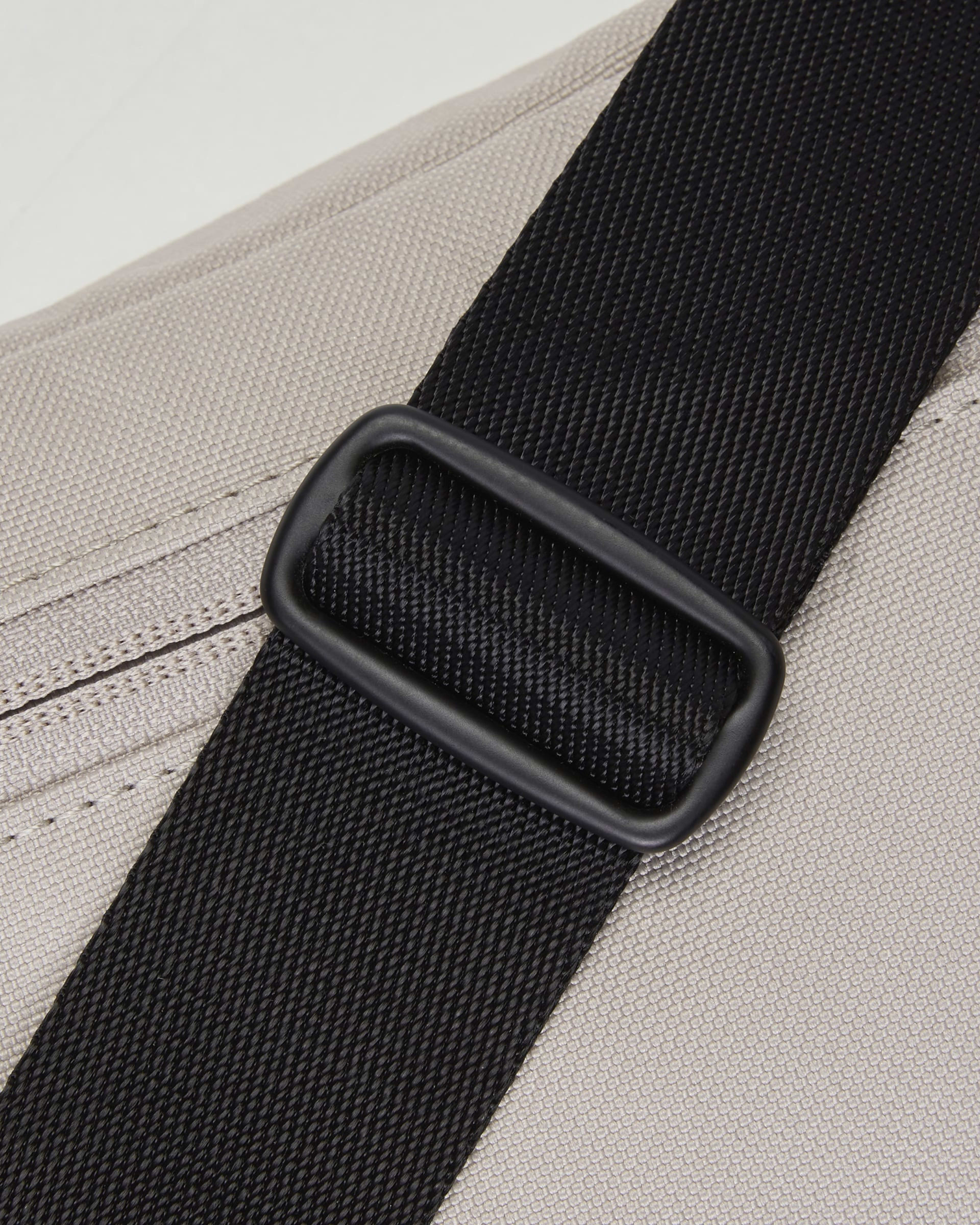 The Renew Transit Fanny Pack | Warm Quartz – Everlane