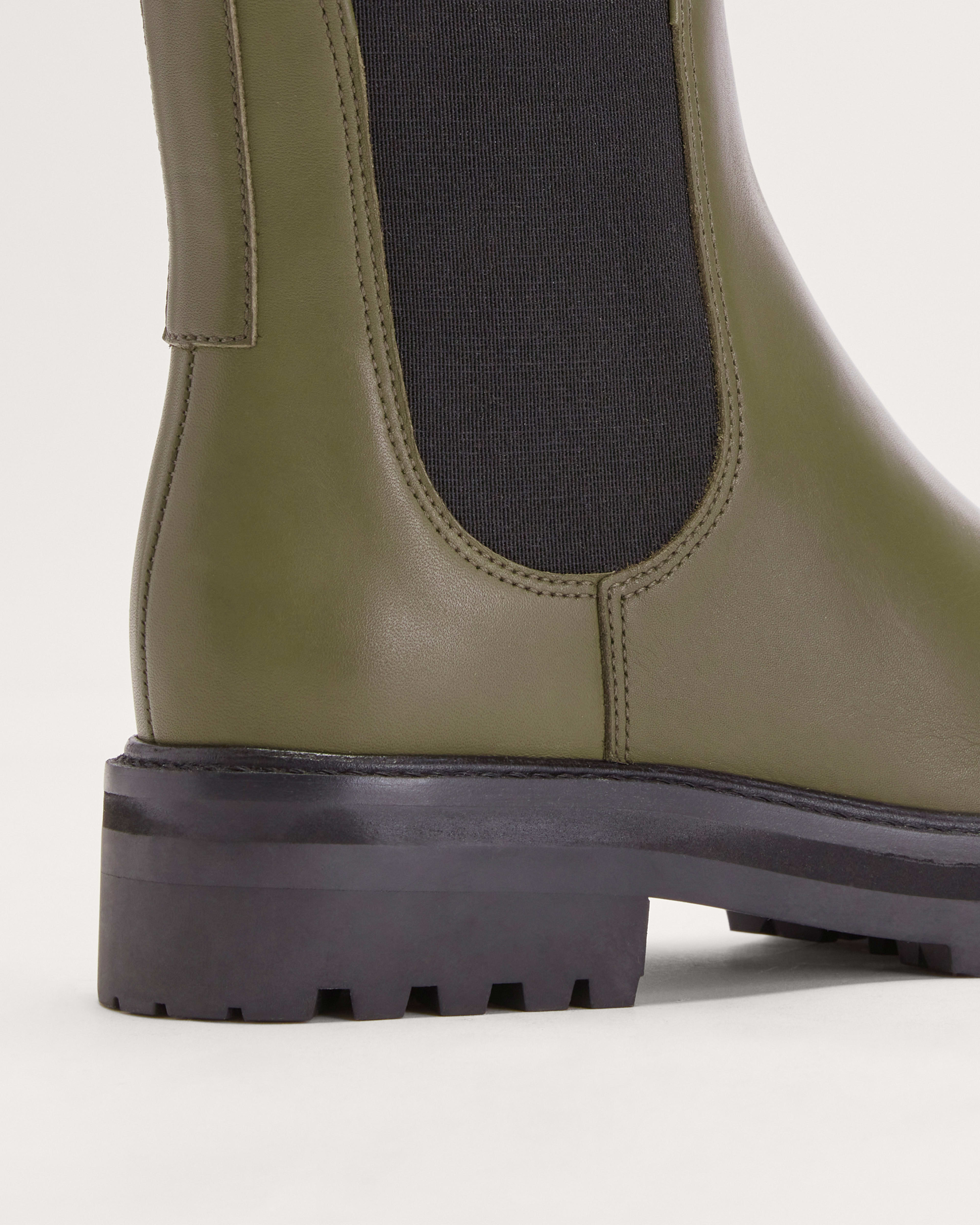 The Lug Chelsea Boot | Beech – Everlane