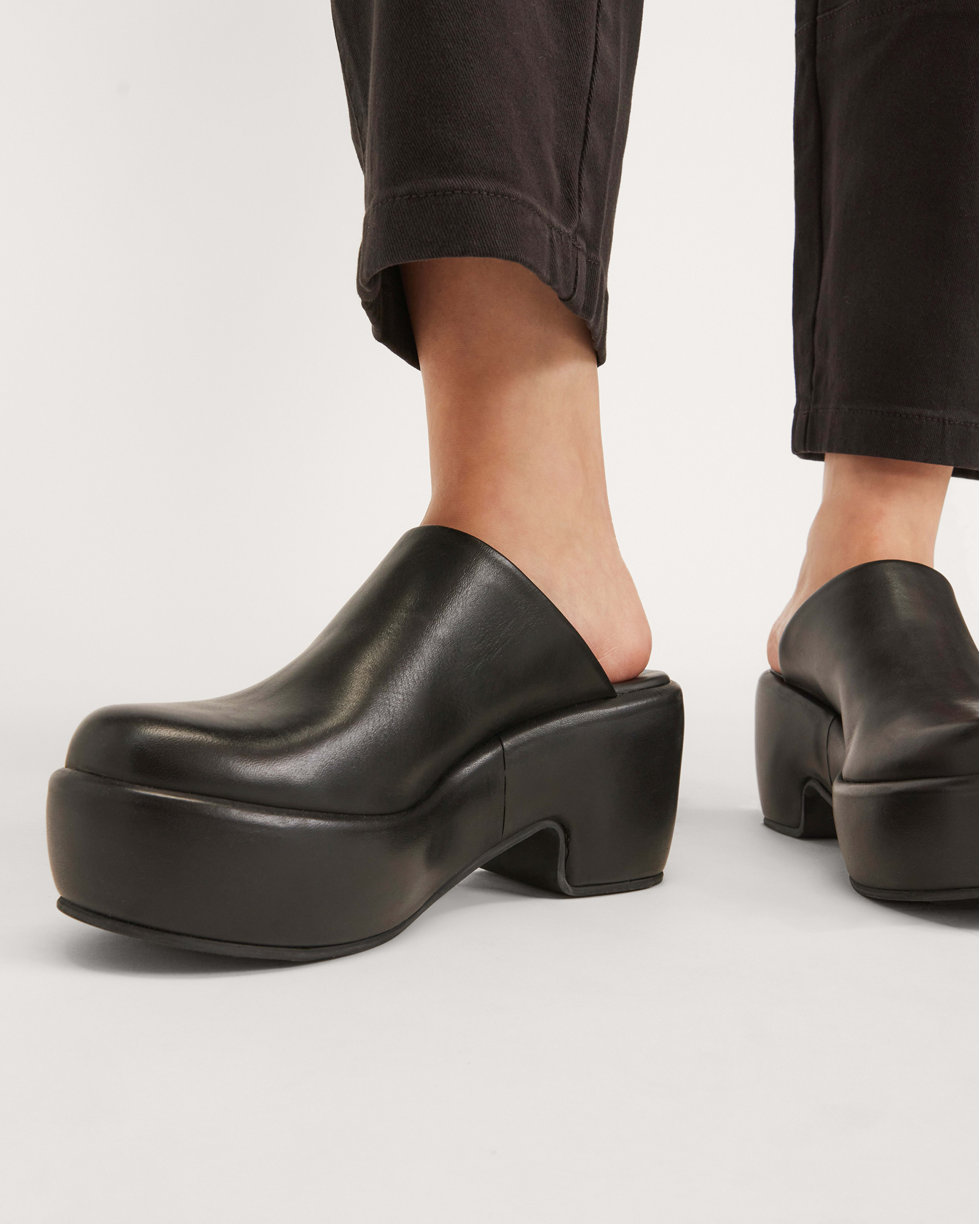 The Puffa Clog | Black – Everlane