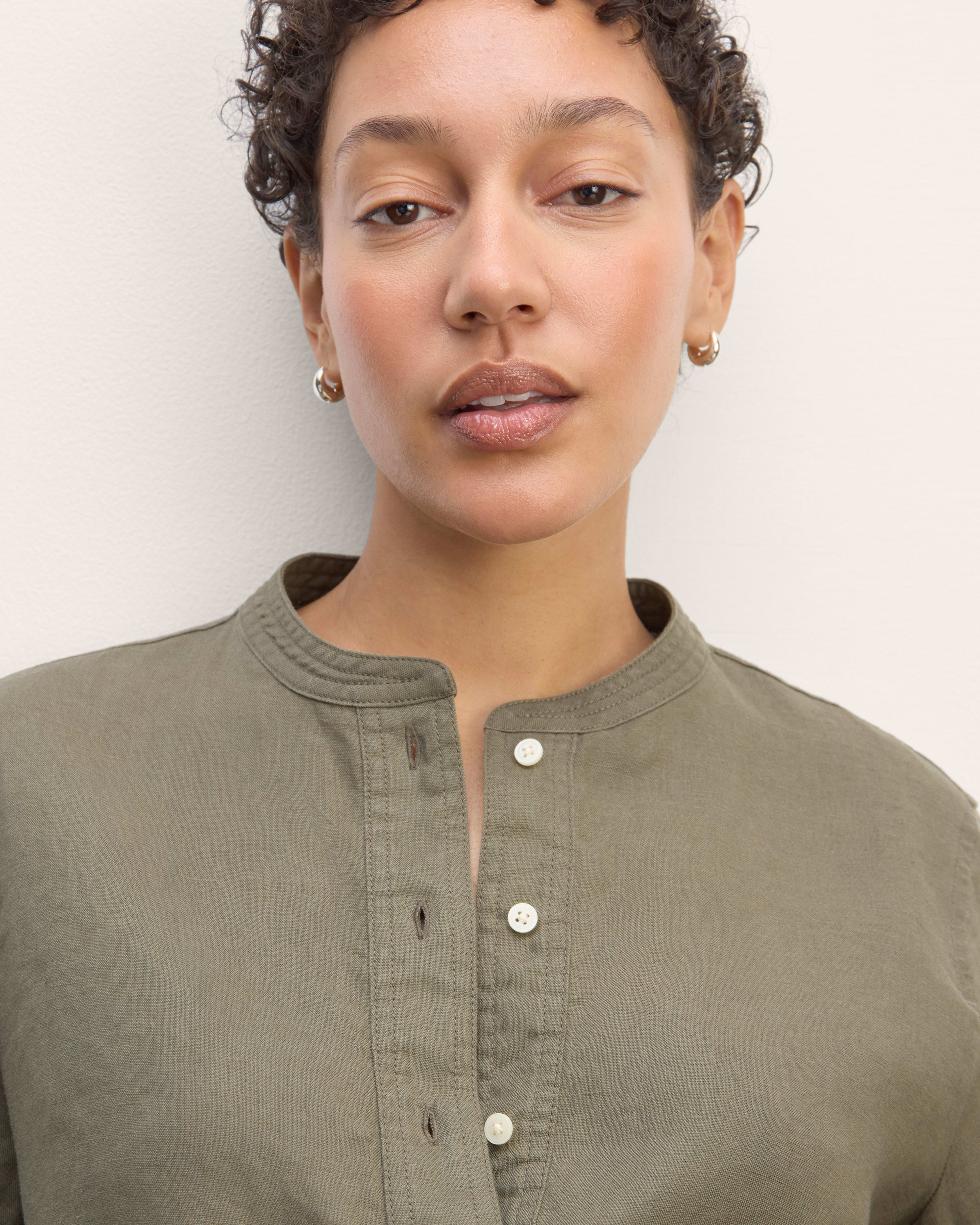 The Henley Shirt in Linen | Kalamata – Everlane