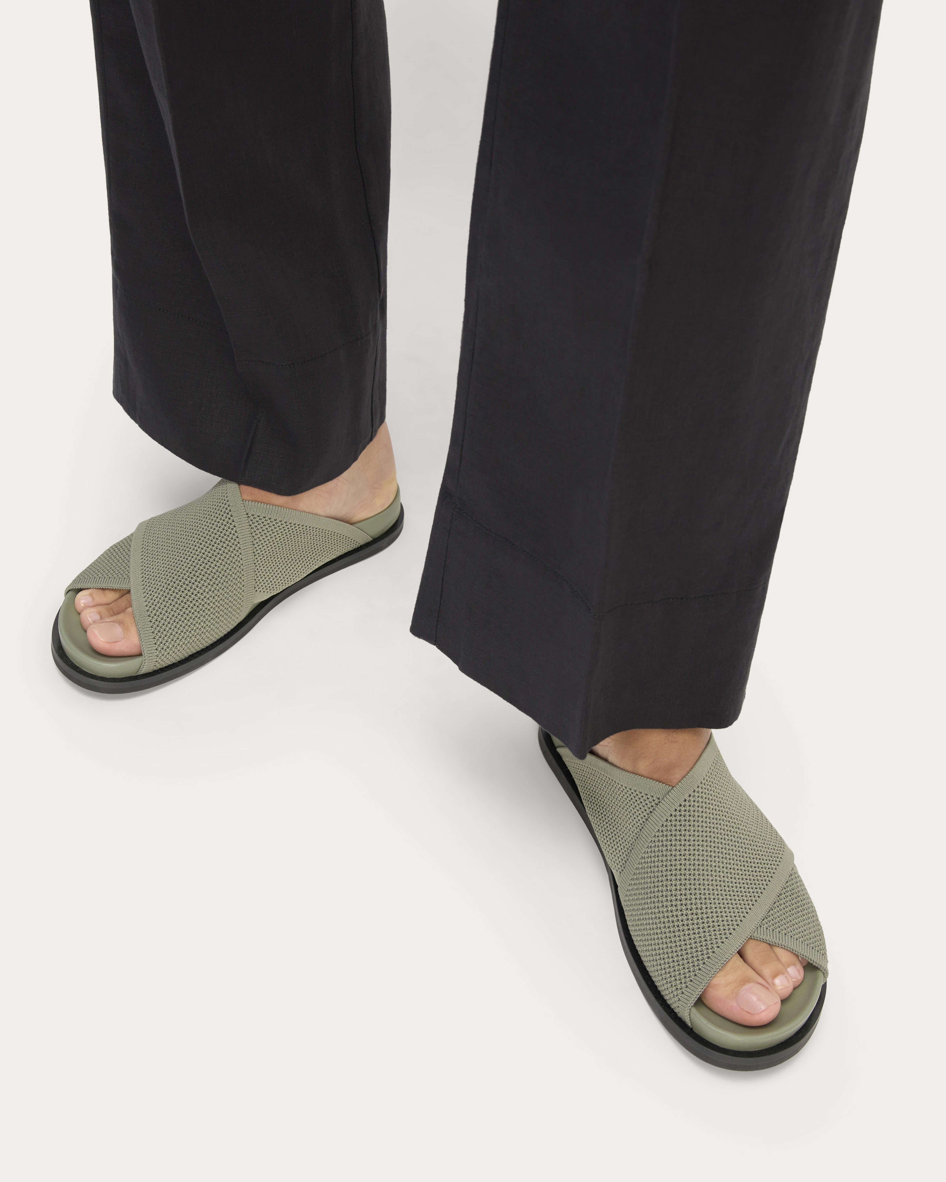The ReKnit Form Crossover Sandal | Seagrass – Everlane