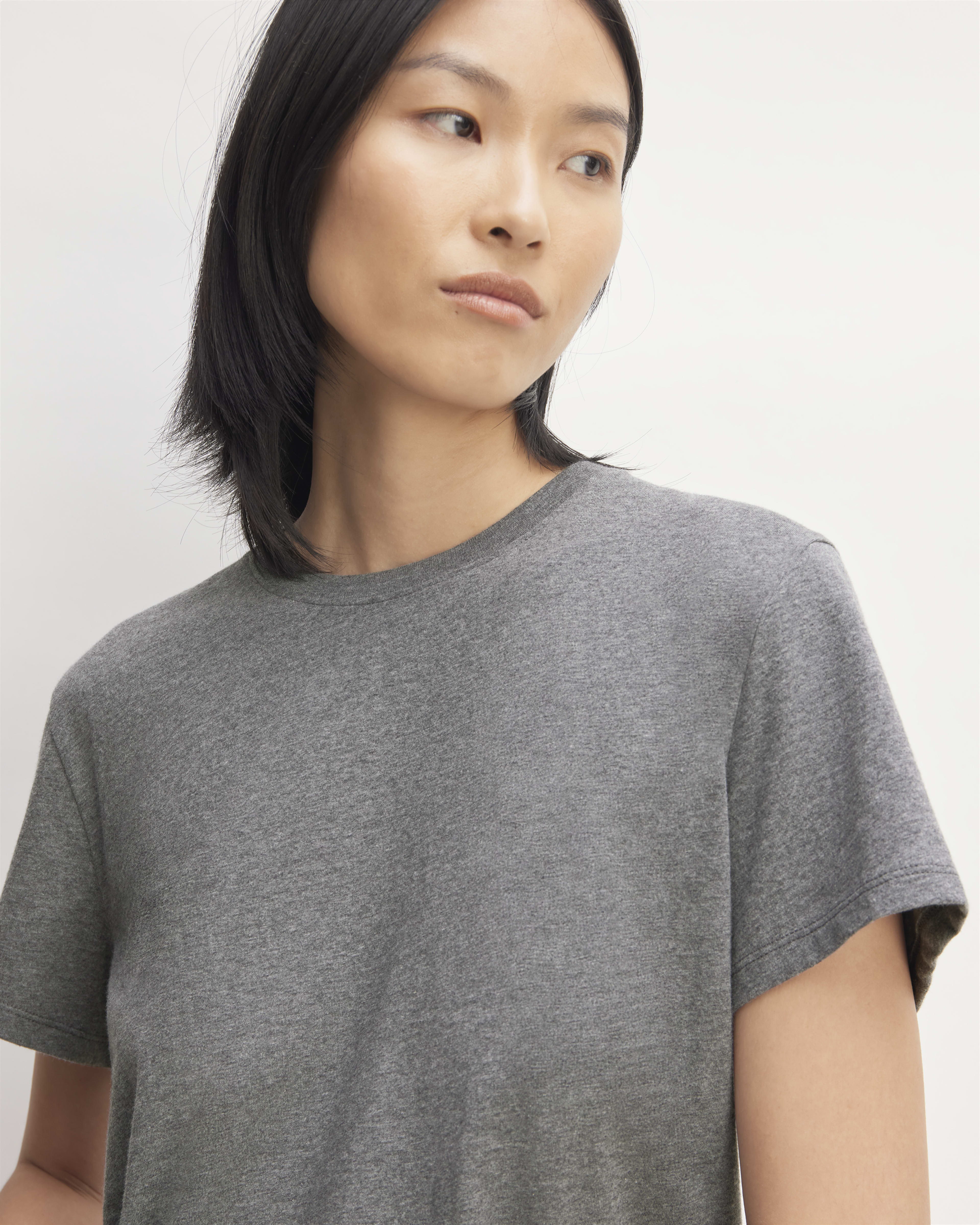 The Box-Cut Tee in Essential Cotton Heathered Charcoal – Everlane