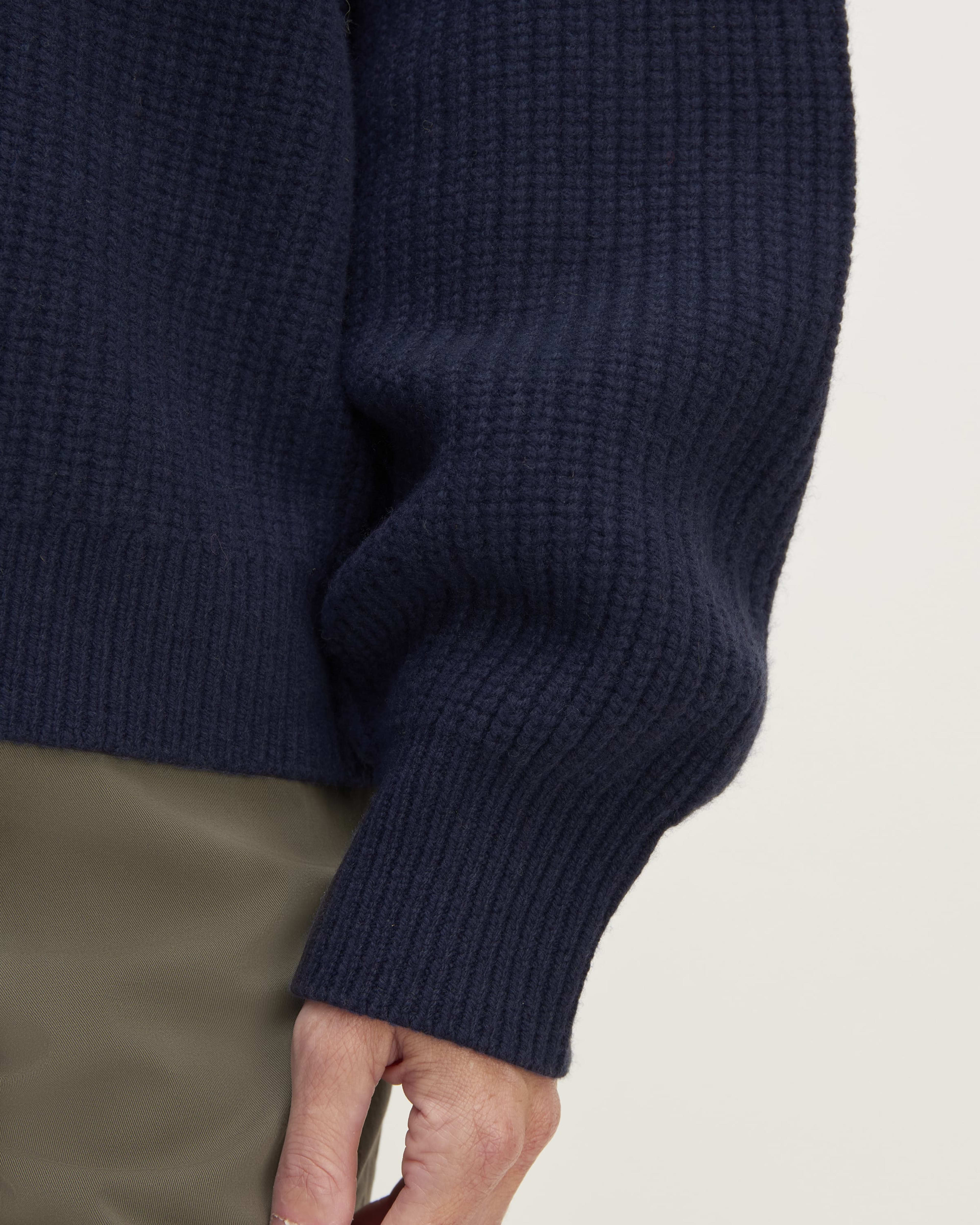 The Half-Zip Sweater in Luxe Merino Navy – Everlane