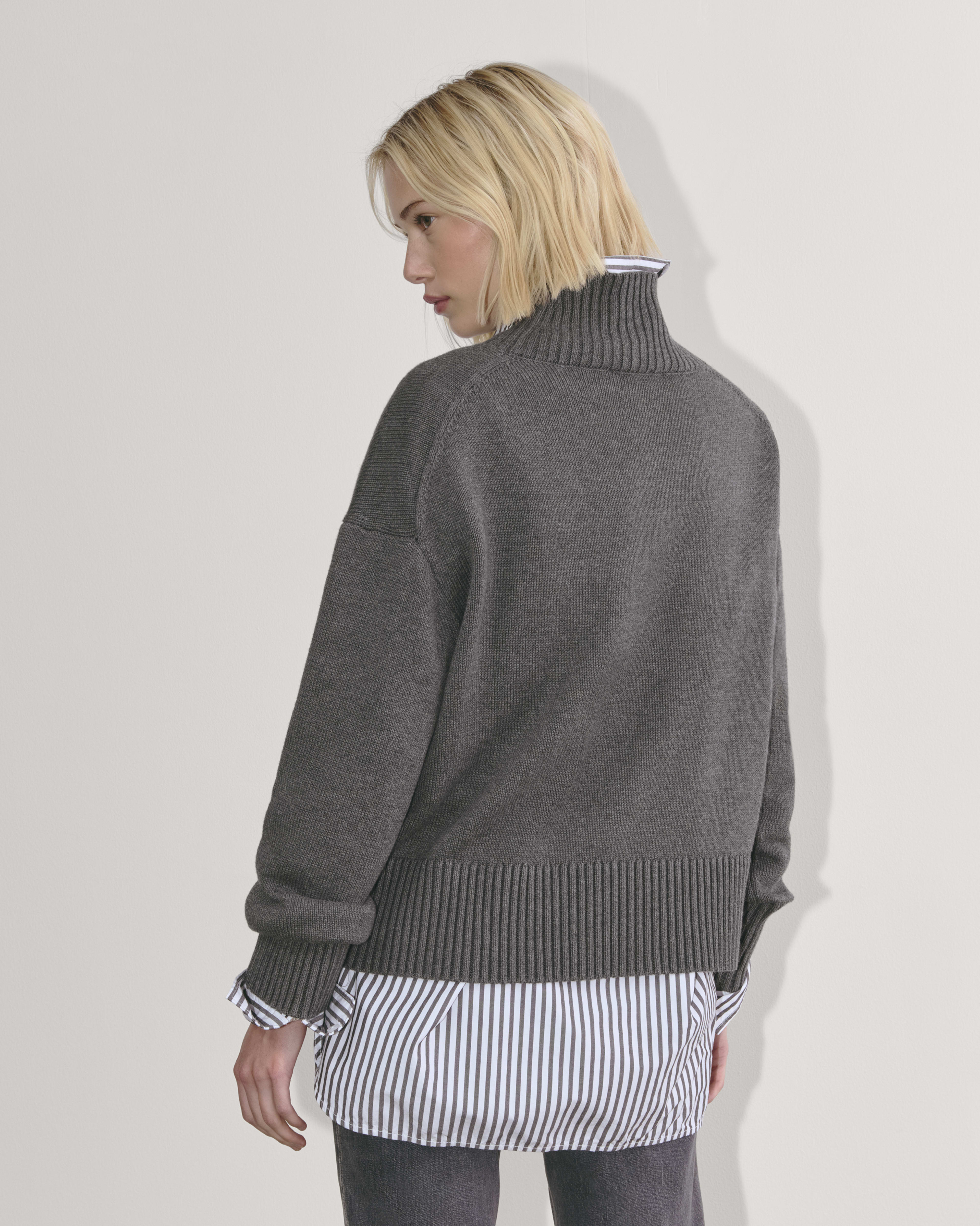 The Boxy Turtleneck in Everyday Cotton | Heathered Charcoal – Everlane