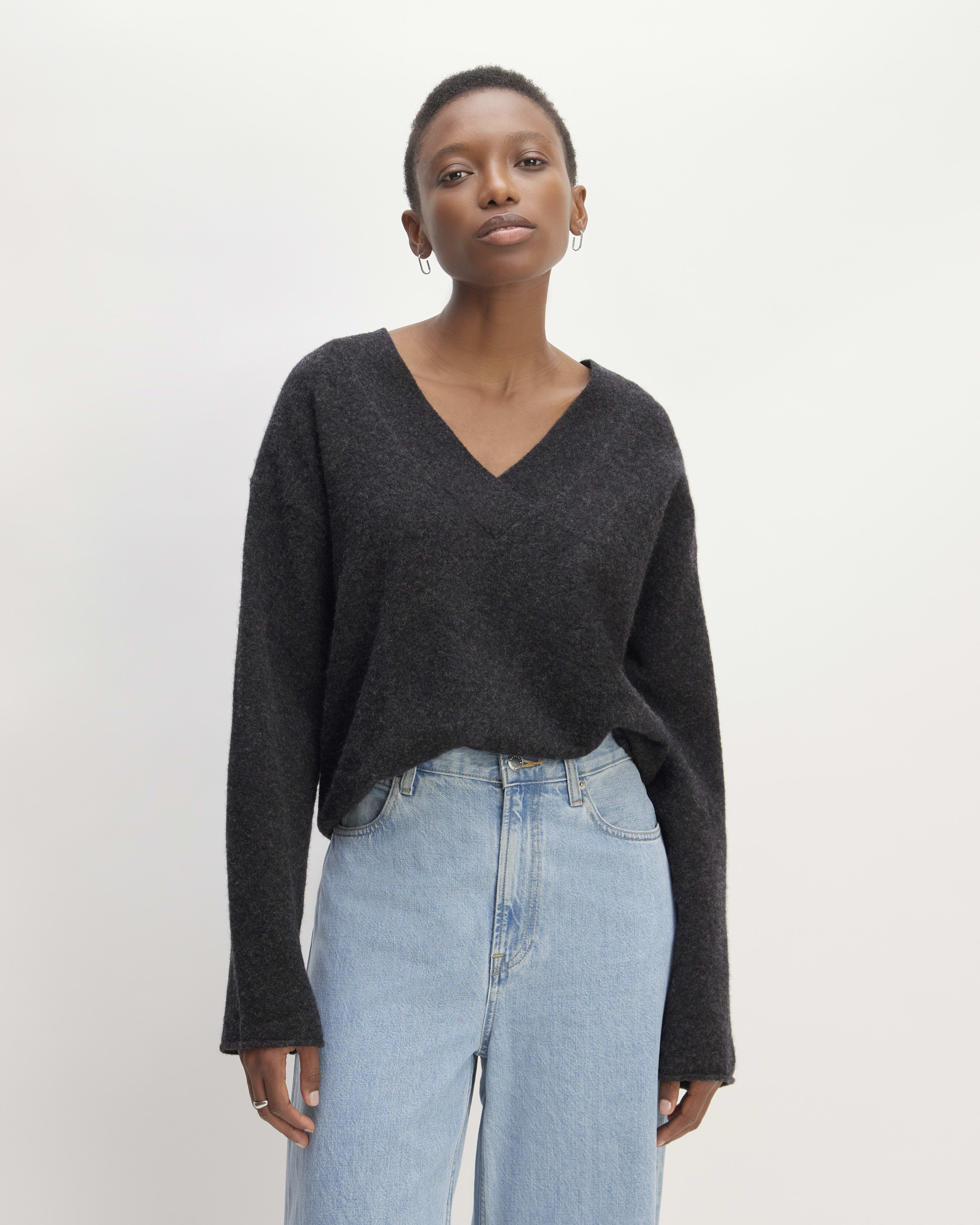 The Cozy-Stretch V-Neck Sweater Charcoal – Everlane
