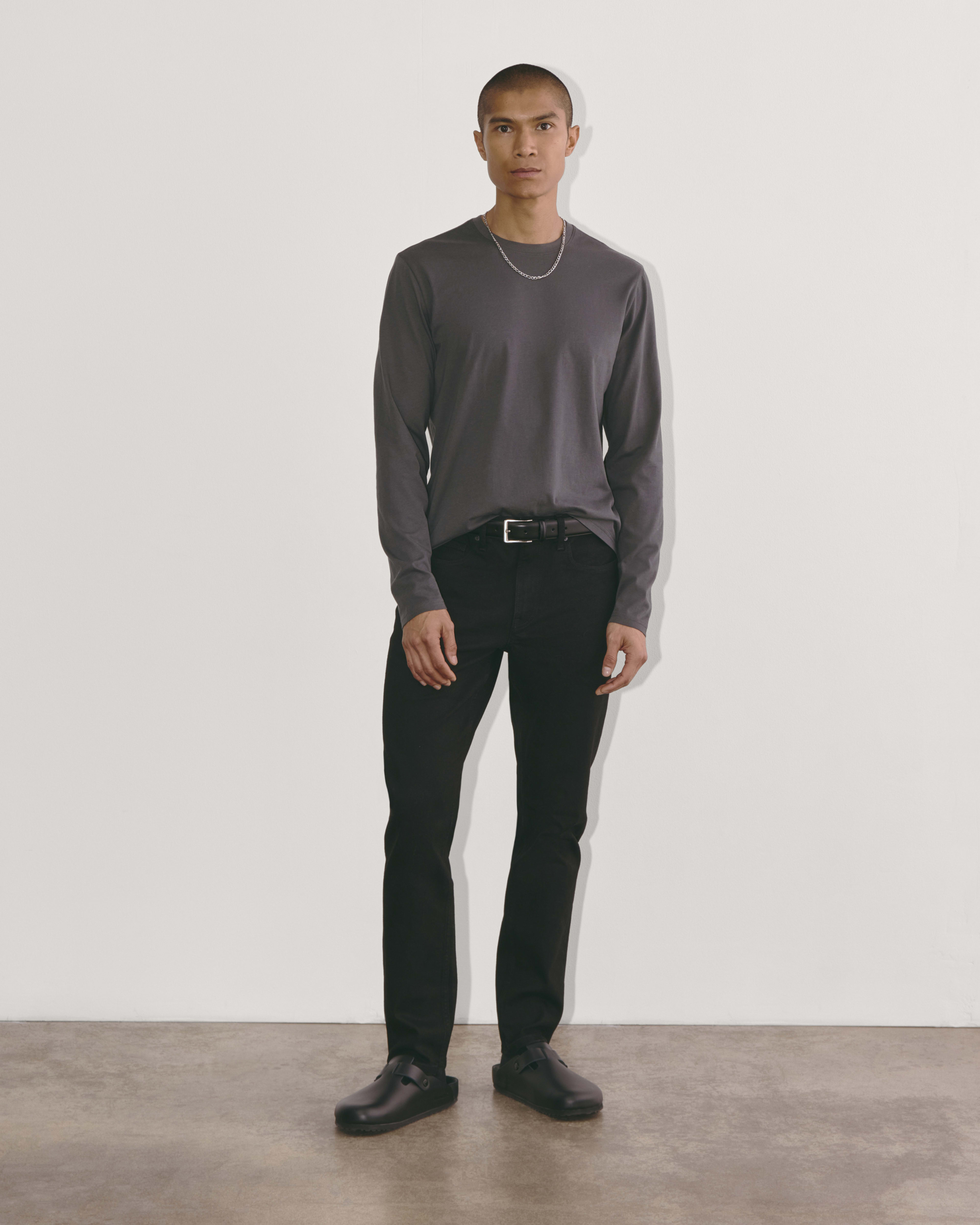The Essential Organic Long-Sleeve Tee | Graphite – Everlane
