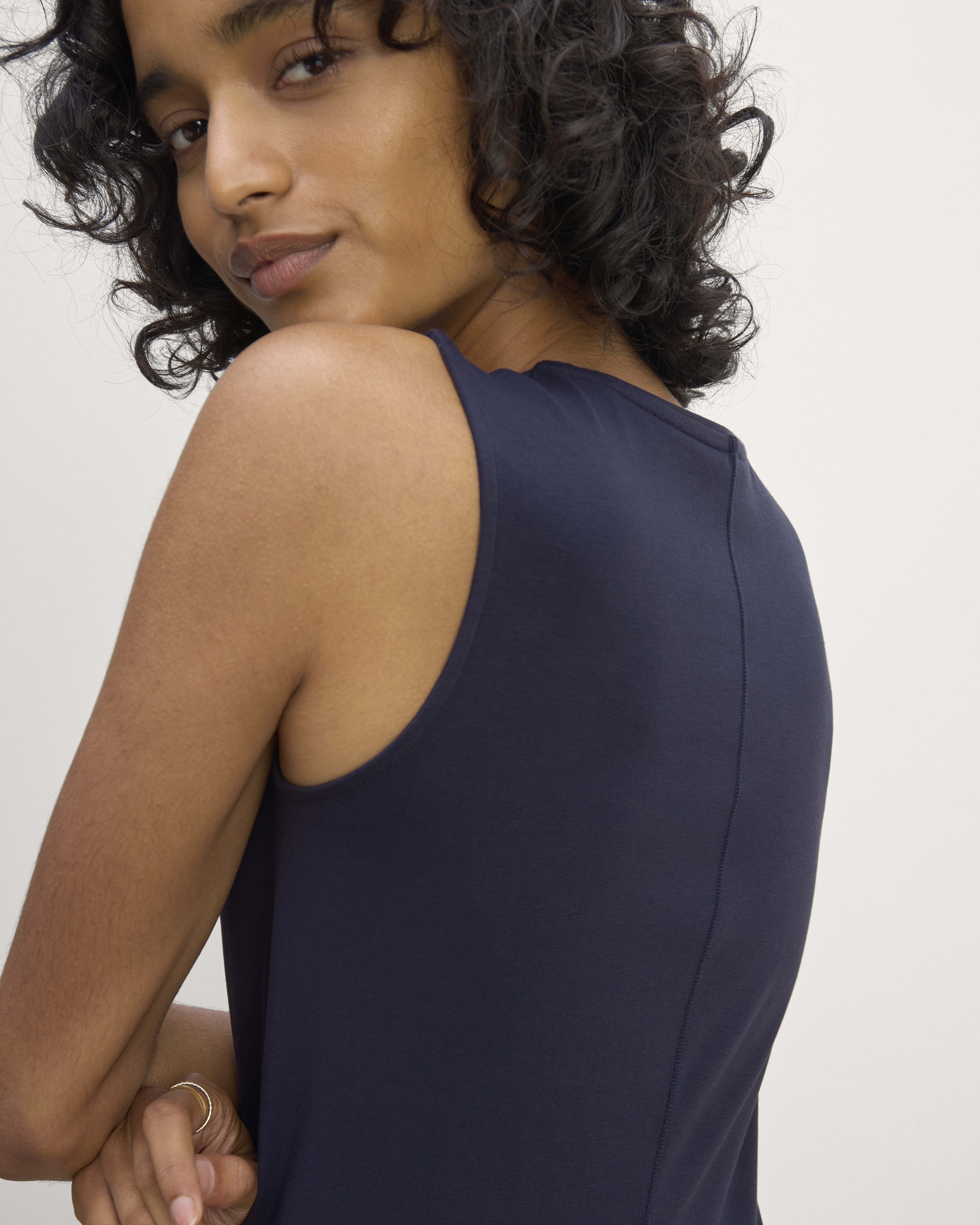 The Form Tank Navy – Everlane