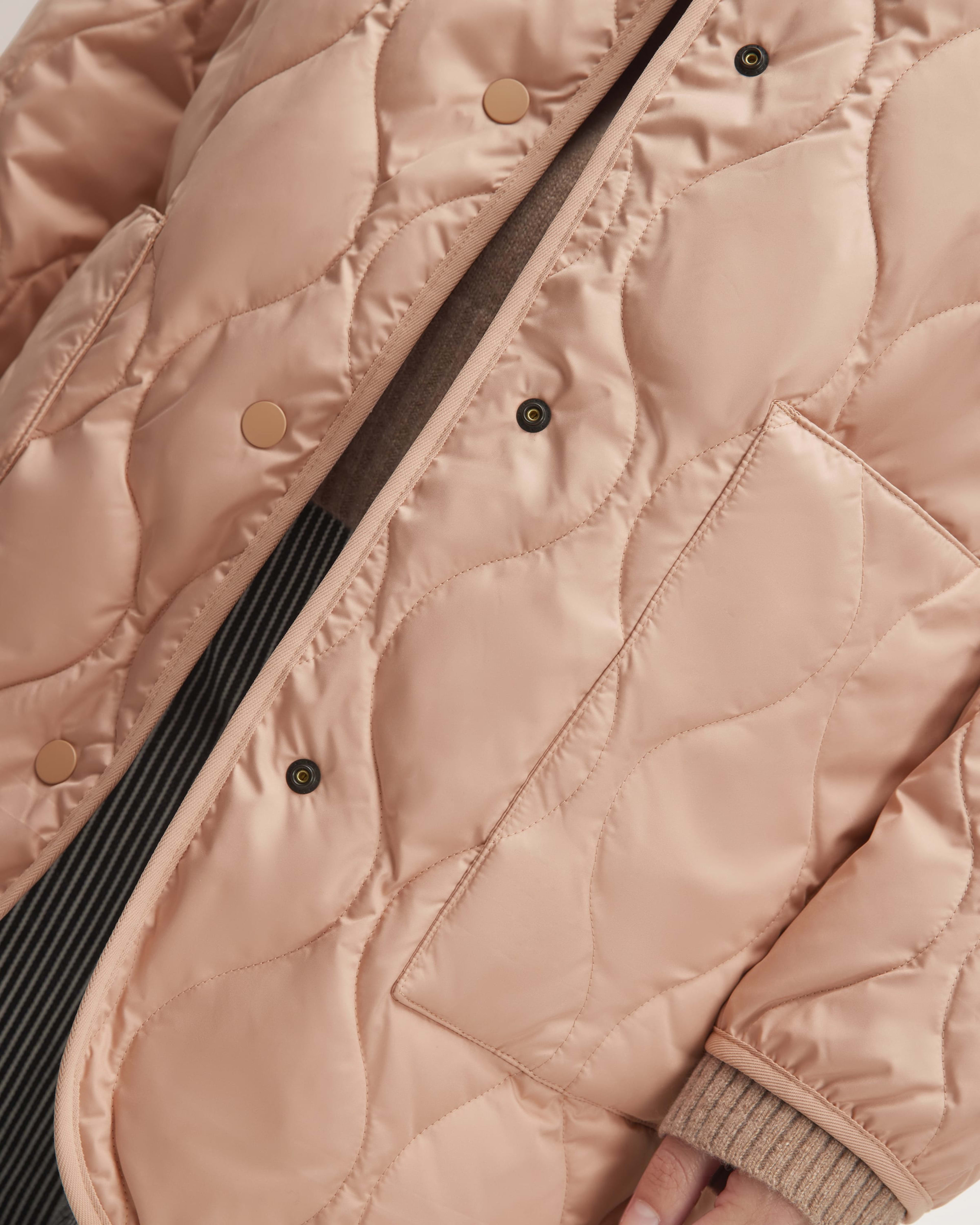 The ReNew Quilted Mid-Length Liner Blush Pink – Everlane