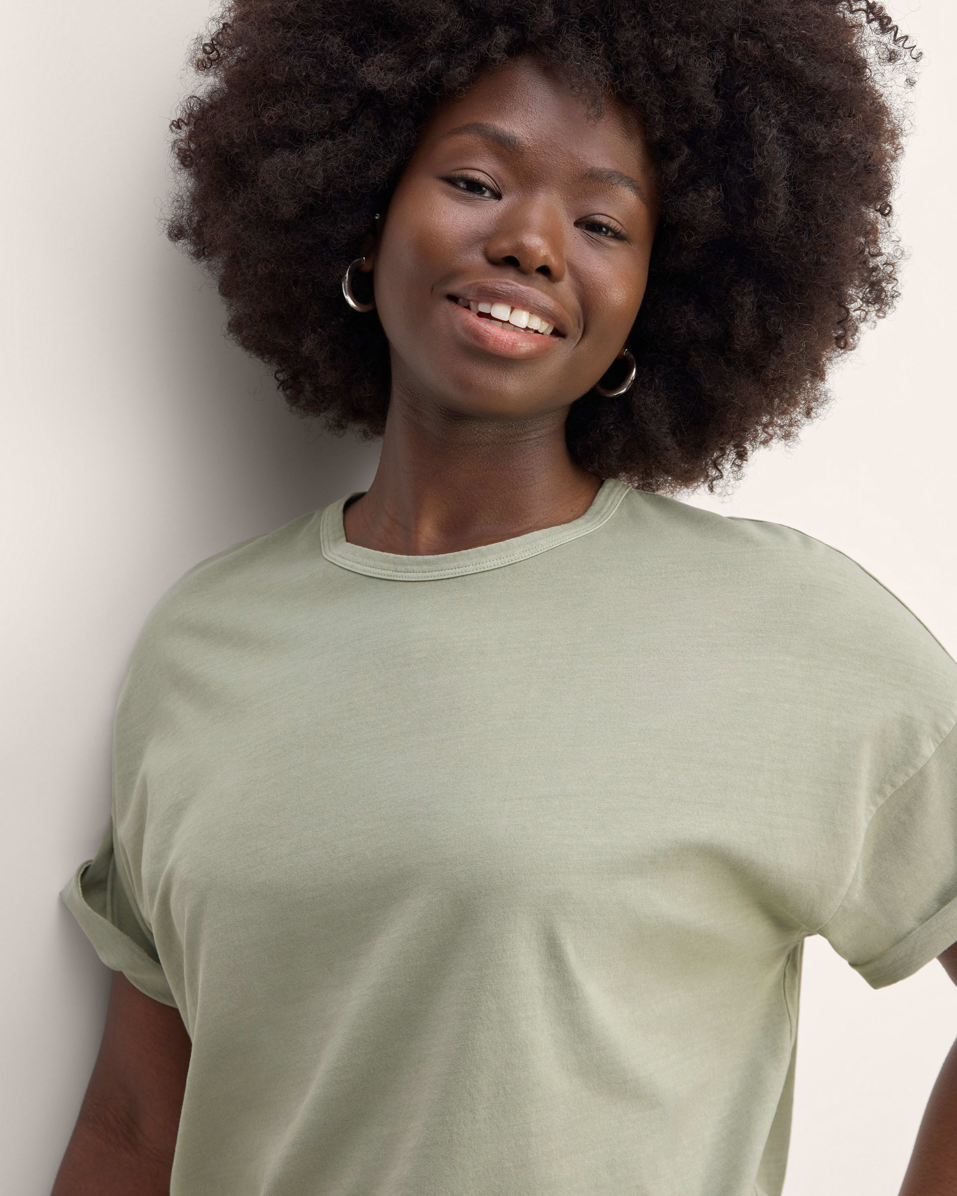 The Boyfriend Tee in Essential Cotton | Seagrass – Everlane