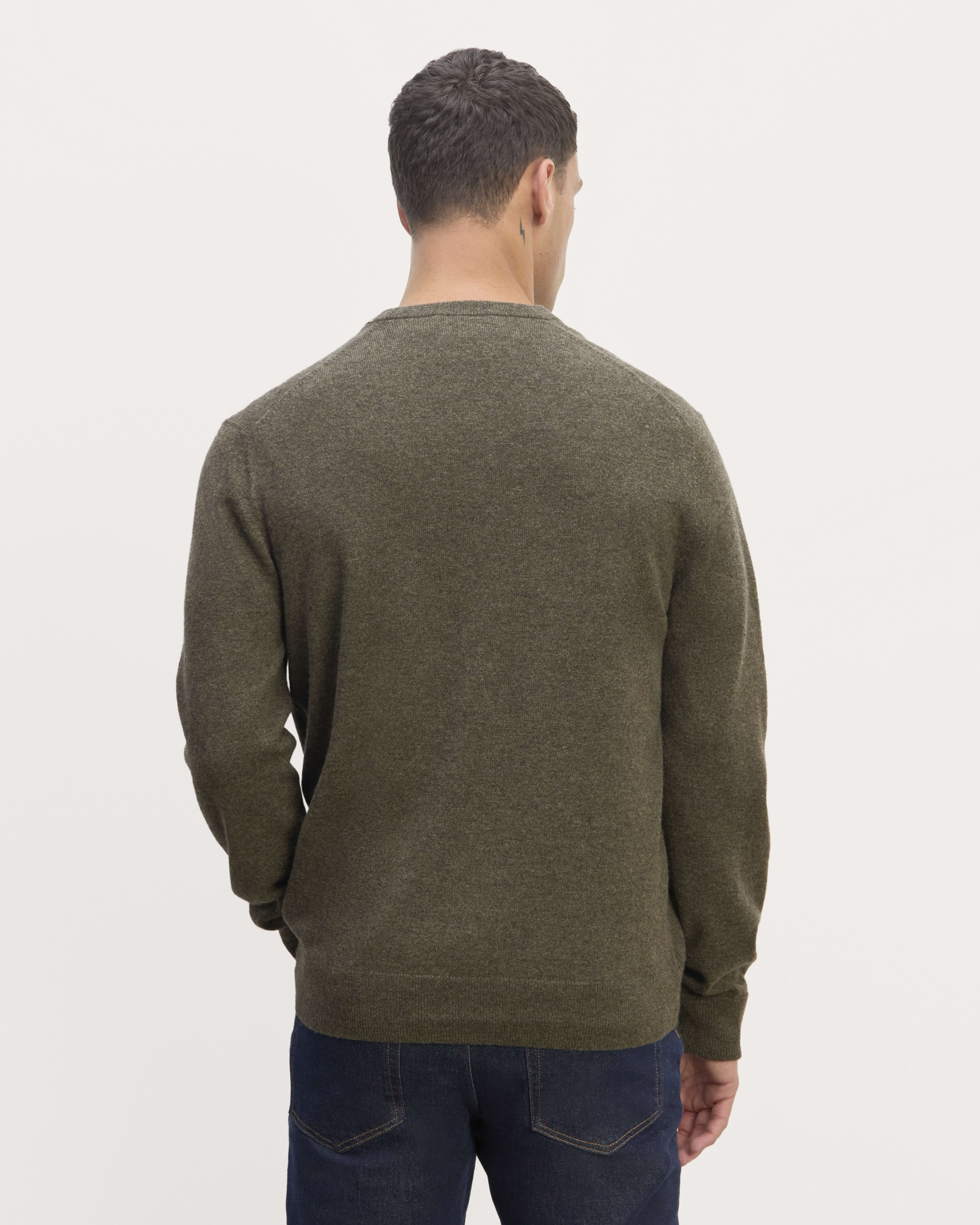 The Cashmere V-Neck Sweater | Heathered Army Green – Everlane