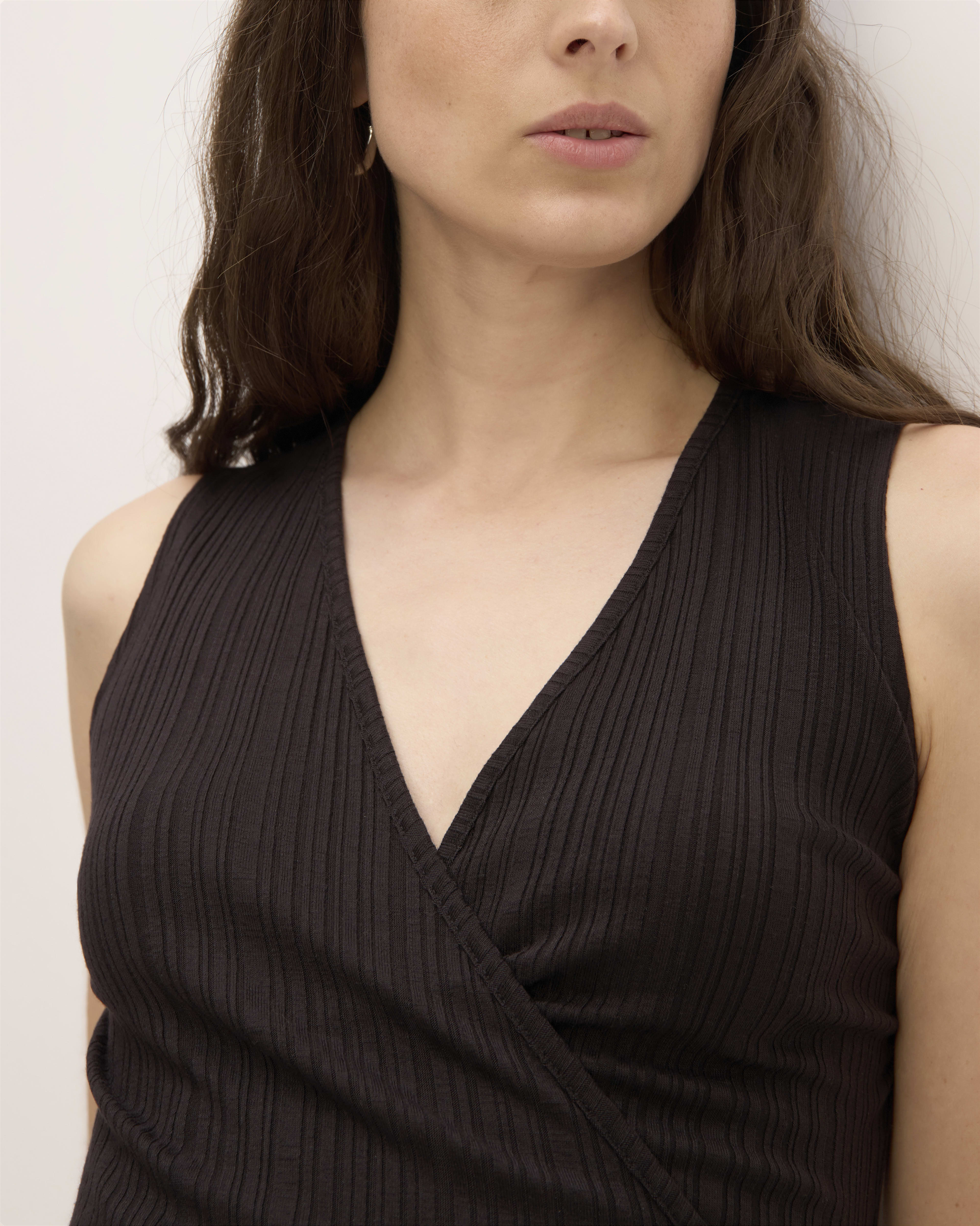 The Rib Wrap Top Black – Everlane