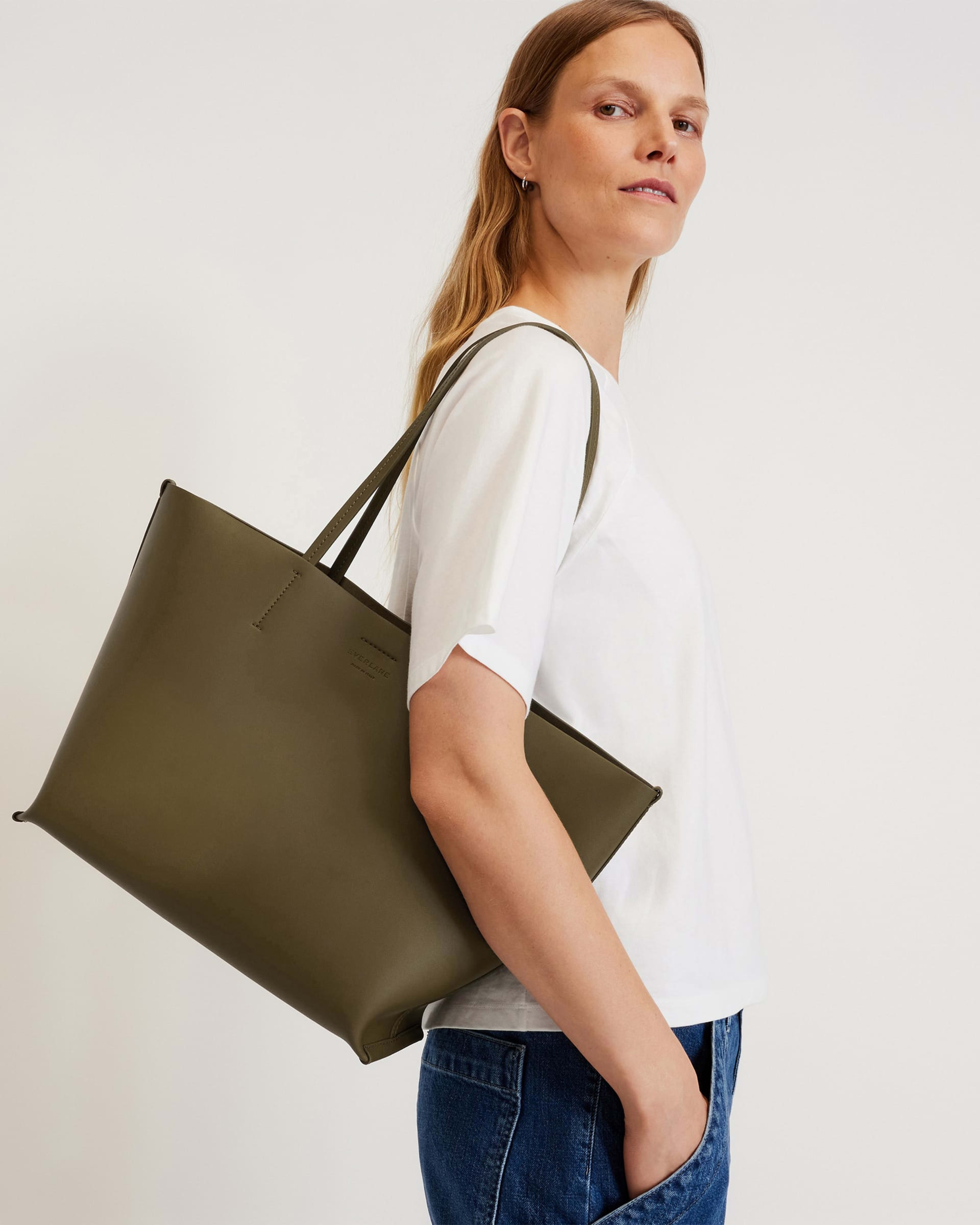 The Luxe Medium Italian Leather Tote Beech – Everlane