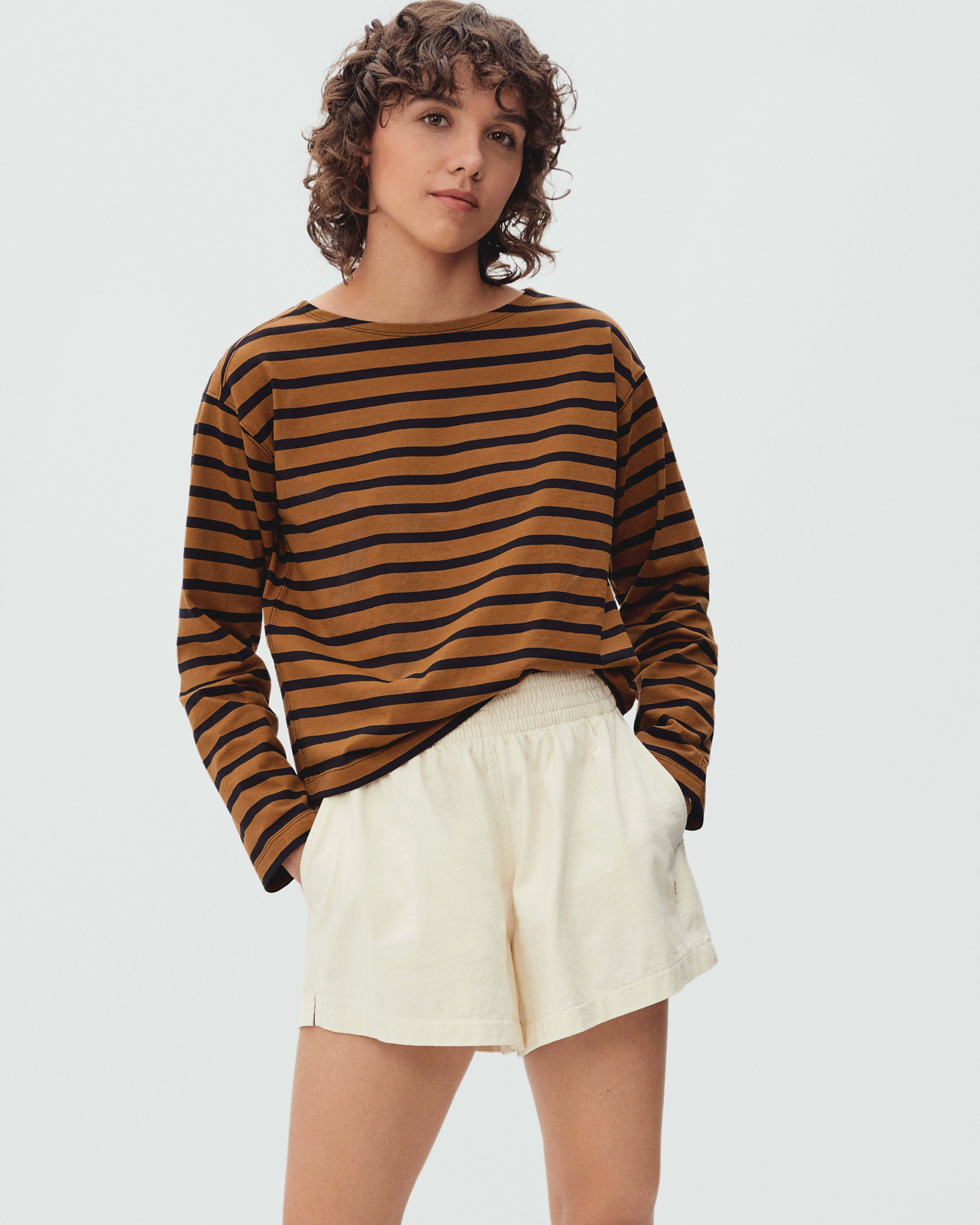 The Mariner Tee | Toasted Almond / Black – Everlane