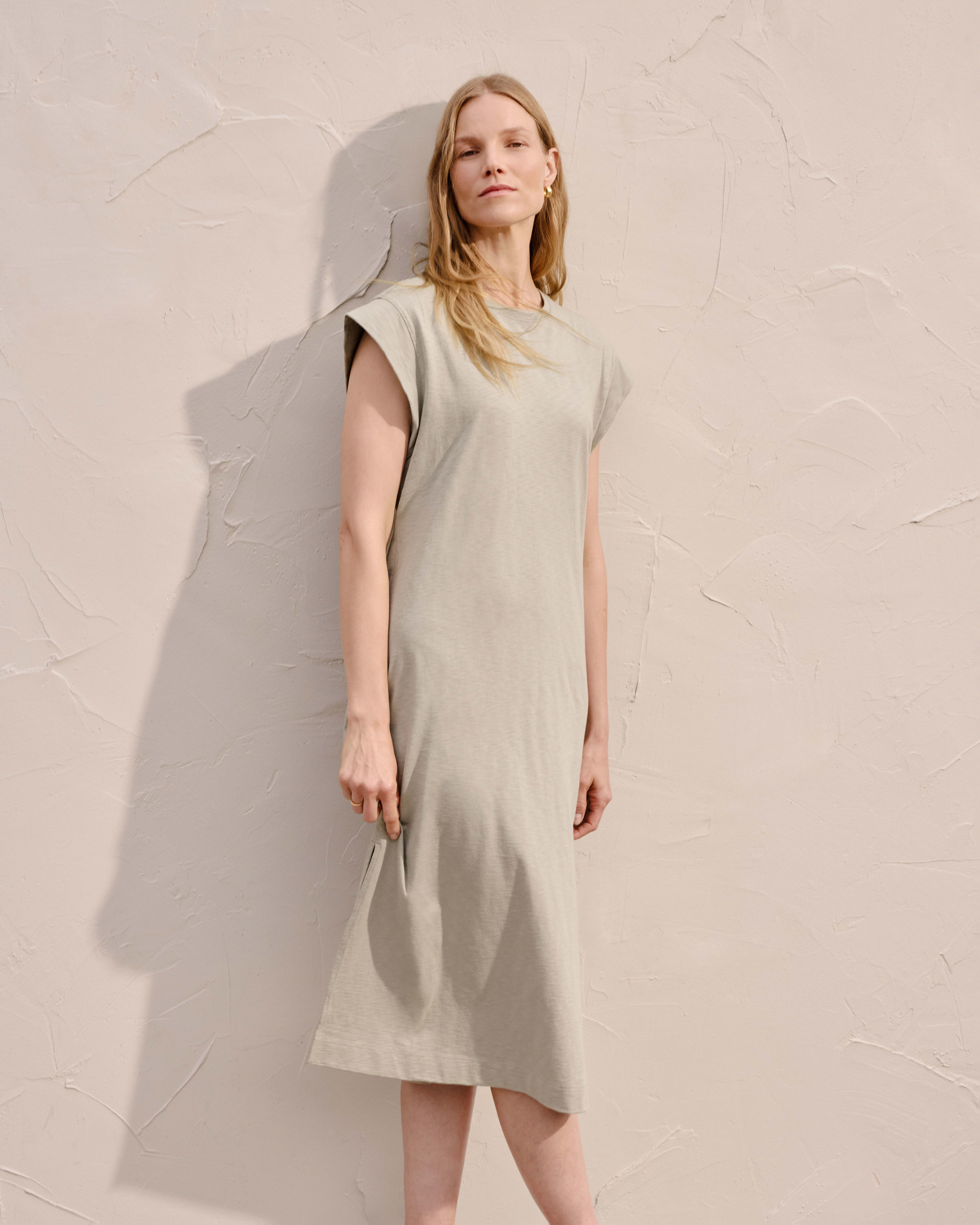 The Muscle Tee Midi Dress Seagrass – Everlane