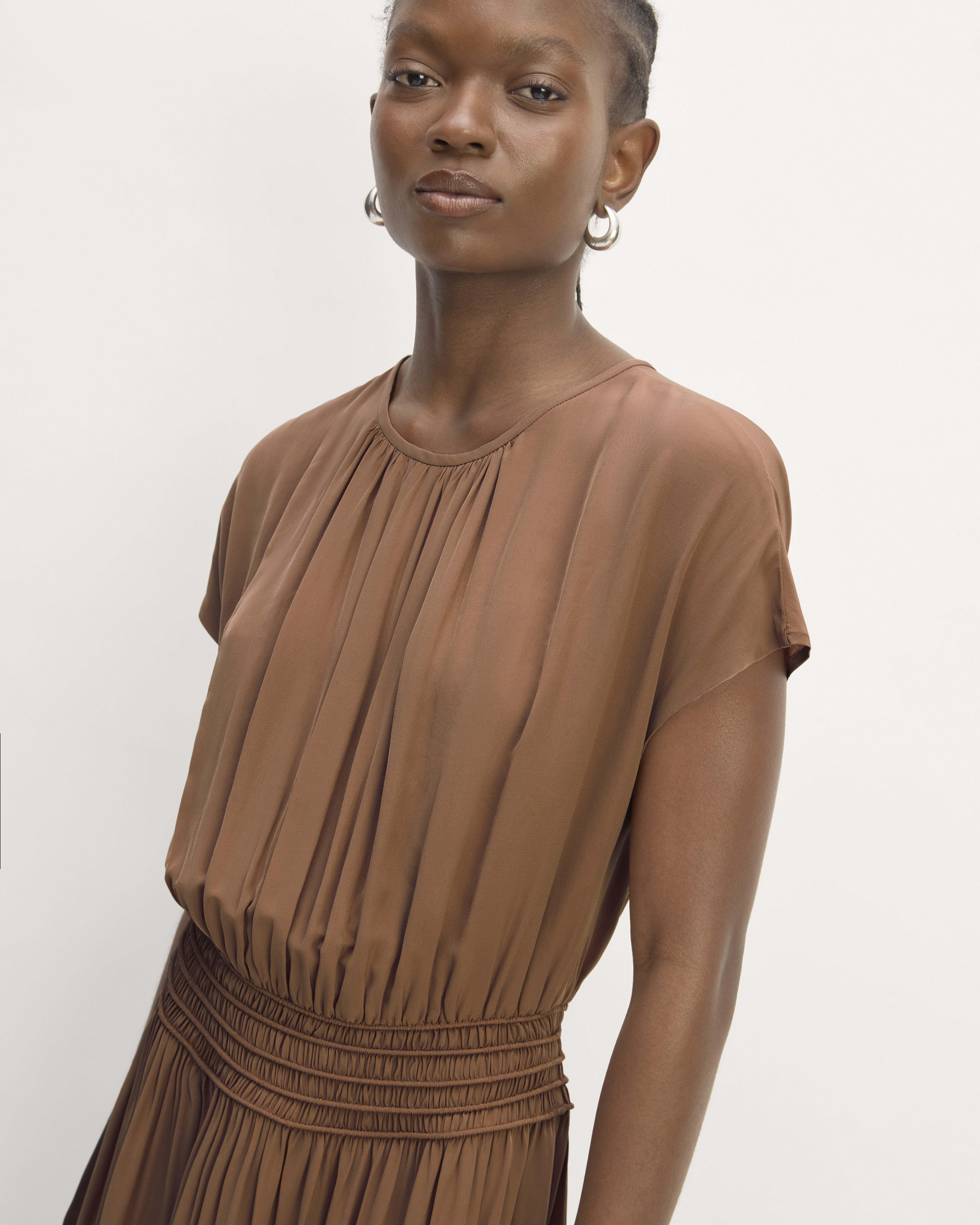 The Gathered Midi Dress Carob Brown – Everlane