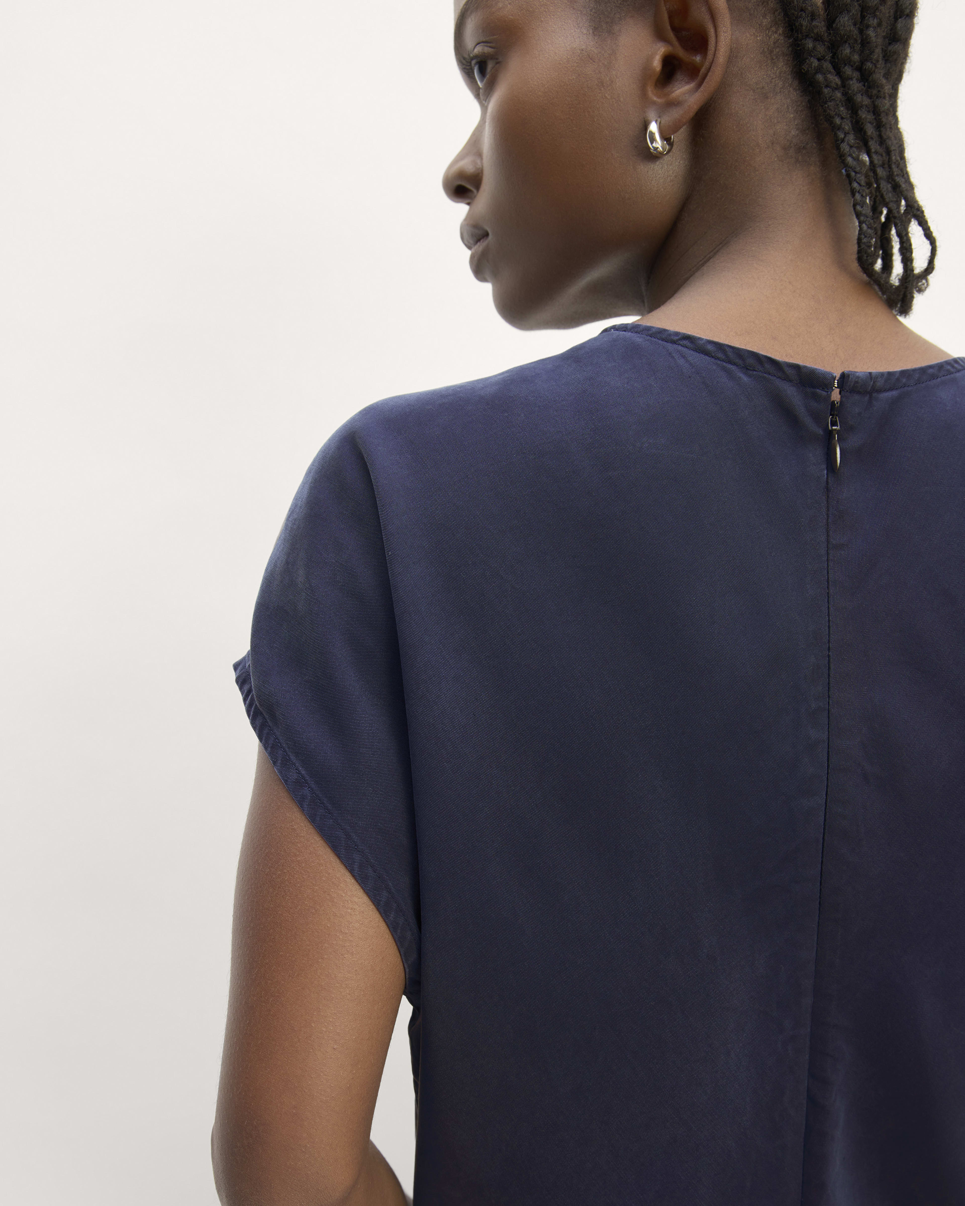 The Drape Top in Butterlite Navy – Everlane