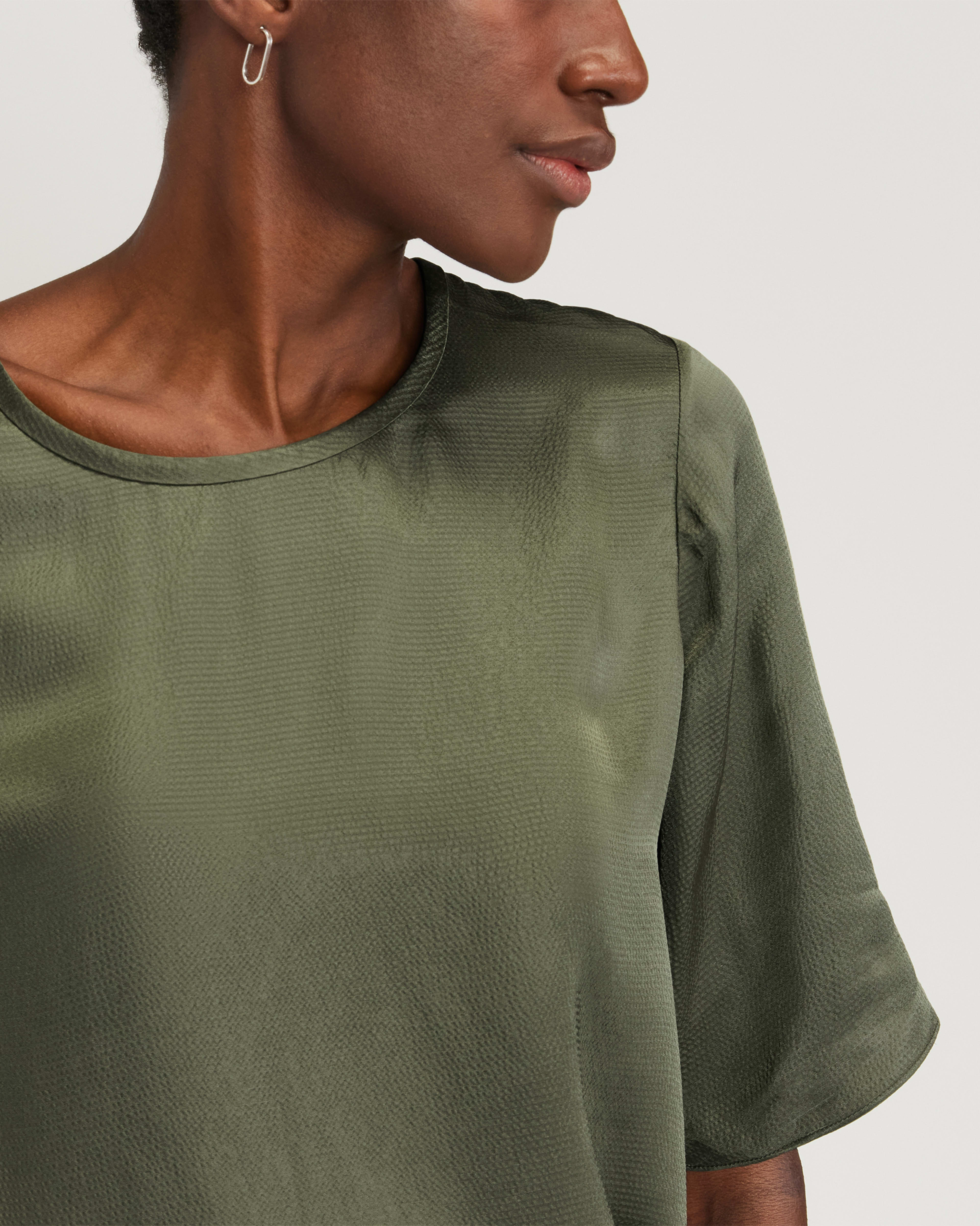 The Satin Relaxed Tee | Kalamata – Everlane