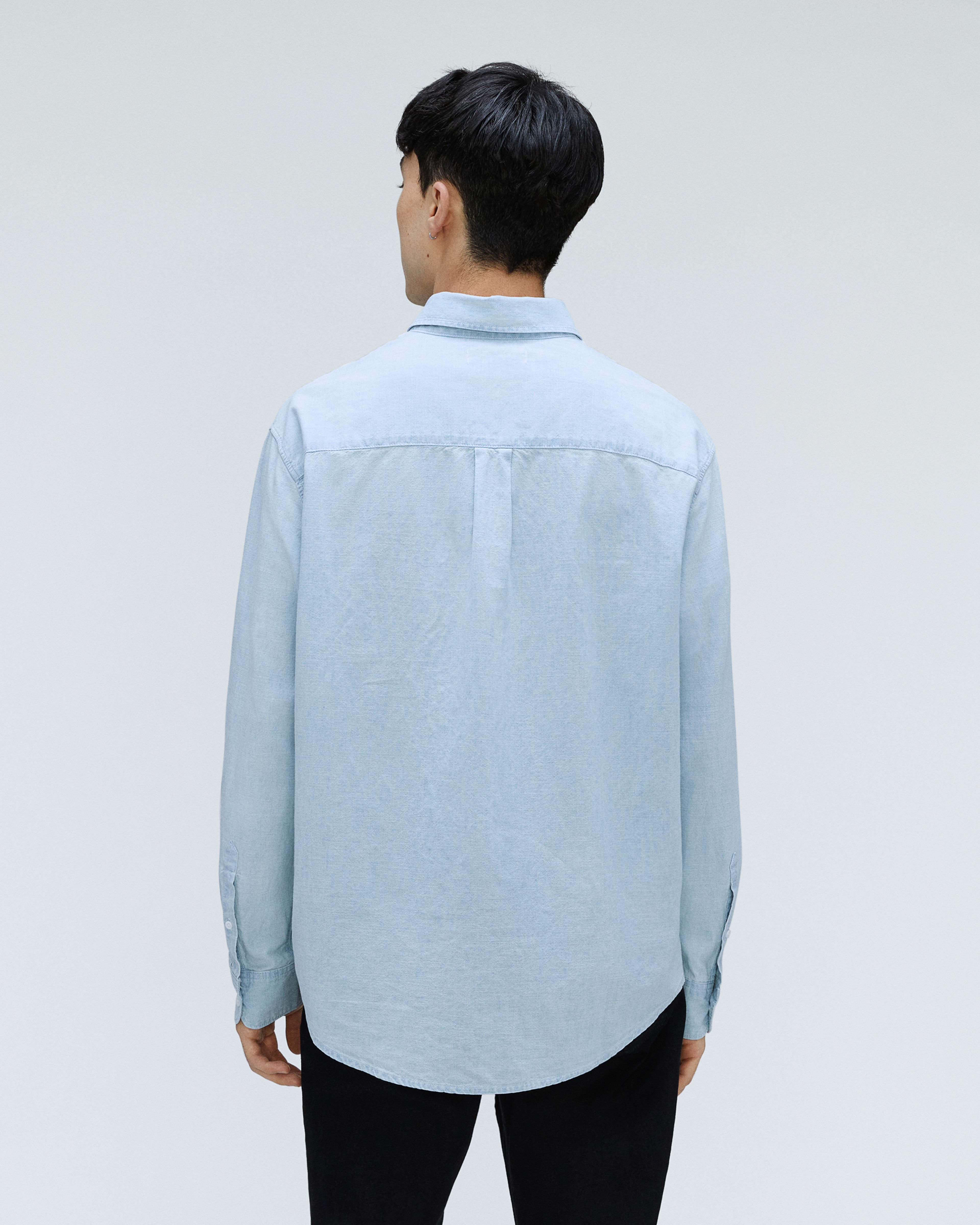 The Relaxed Organic Chambray Shirt Icy Blue – Everlane